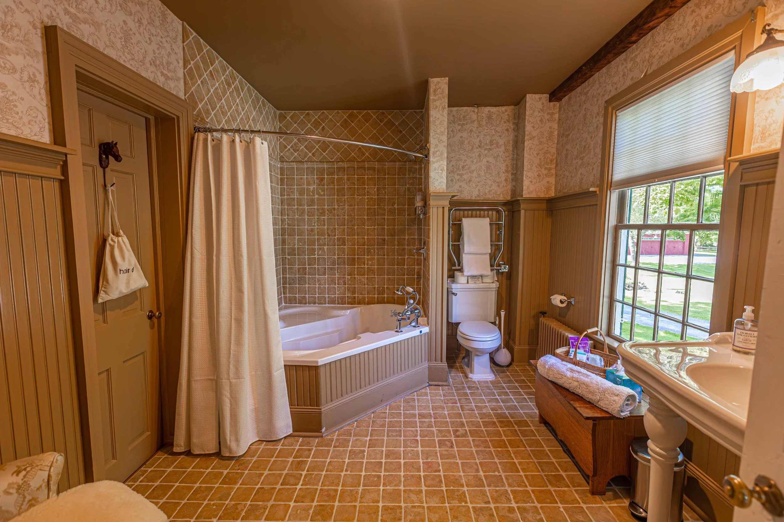 Rockwell's Retreat Rooms — Rockwell's Retreat