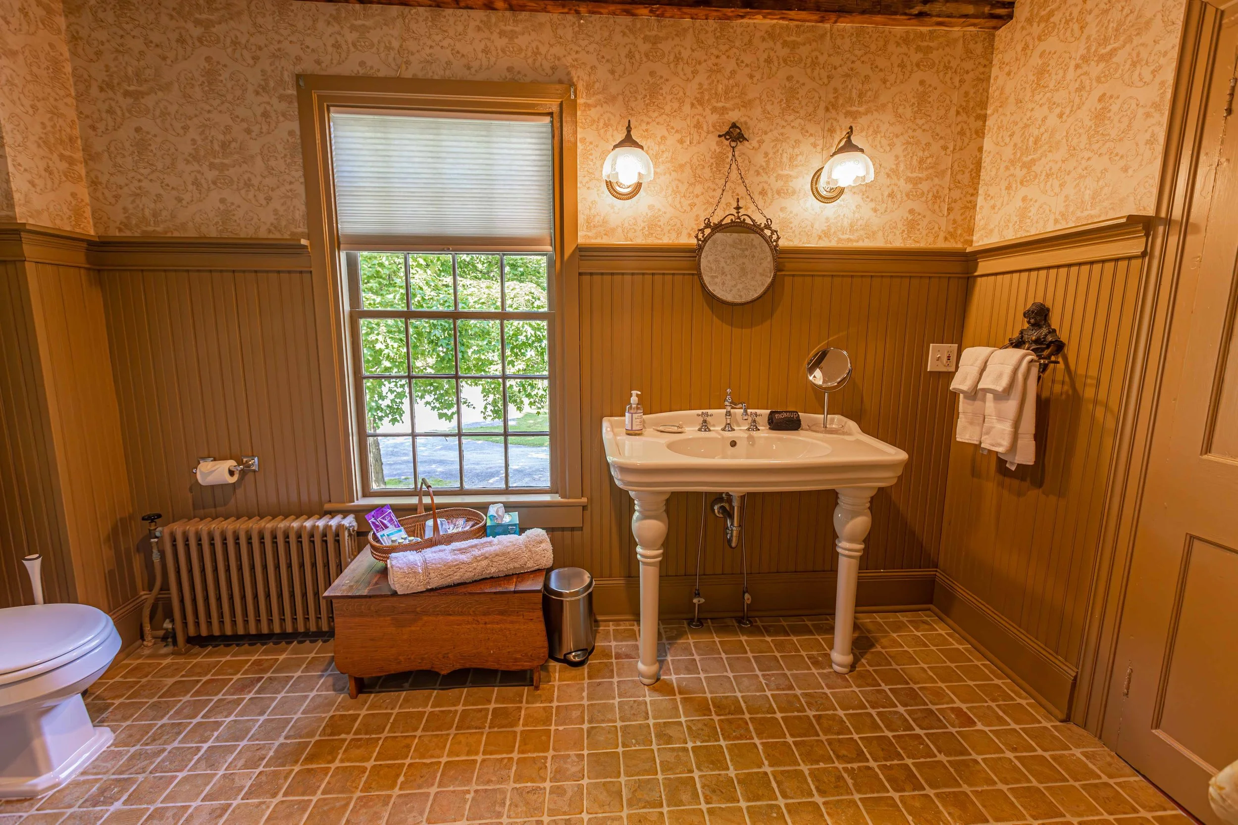 Rockwell's Retreat Rooms: Luxurious & Unique Accommodations in Vermont ...