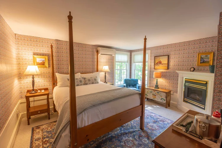 Rockwell's Retreat Rooms: Luxurious & Unique Accommodations in Vermont ...