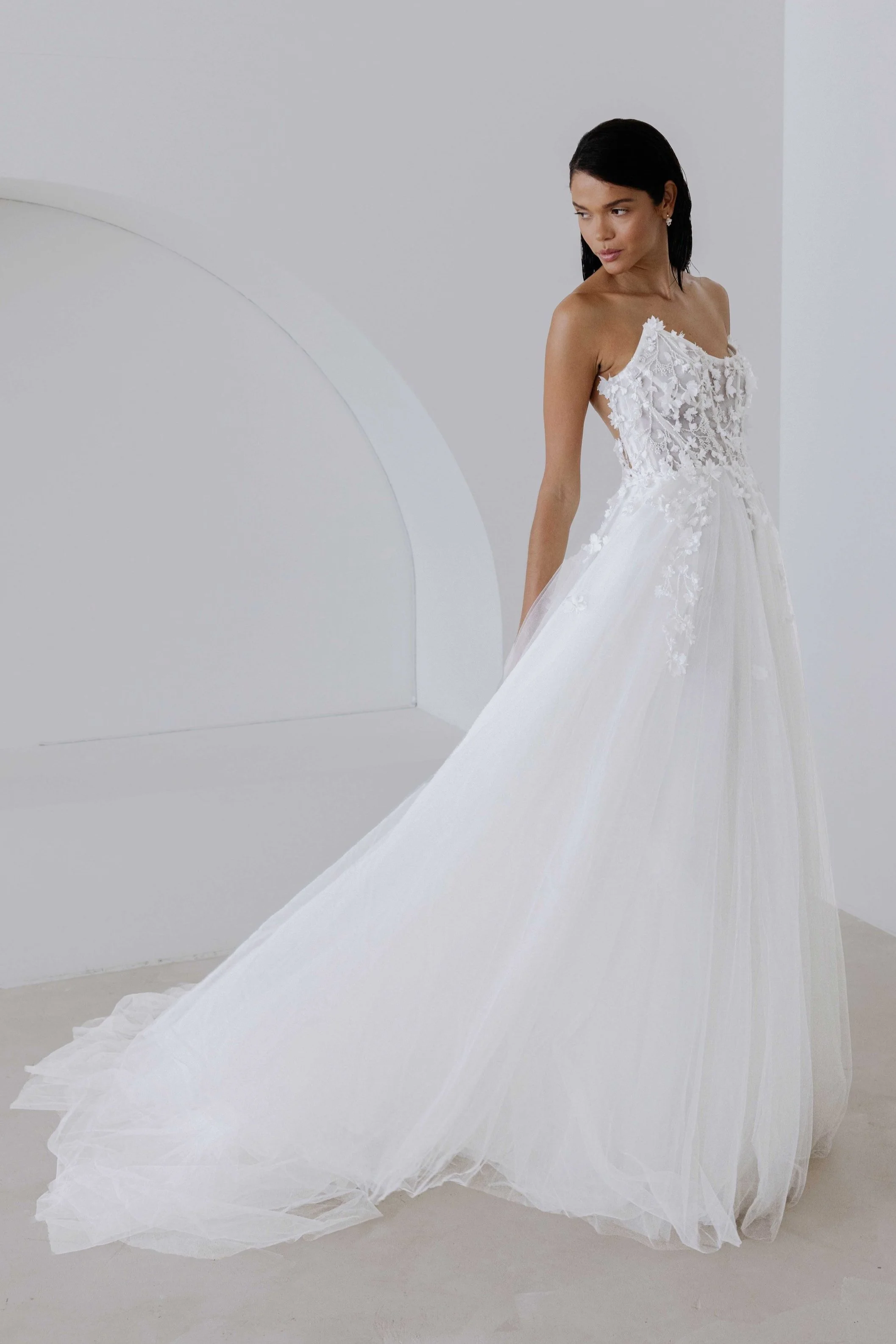 Alena Leena — Strike Bridal Bar