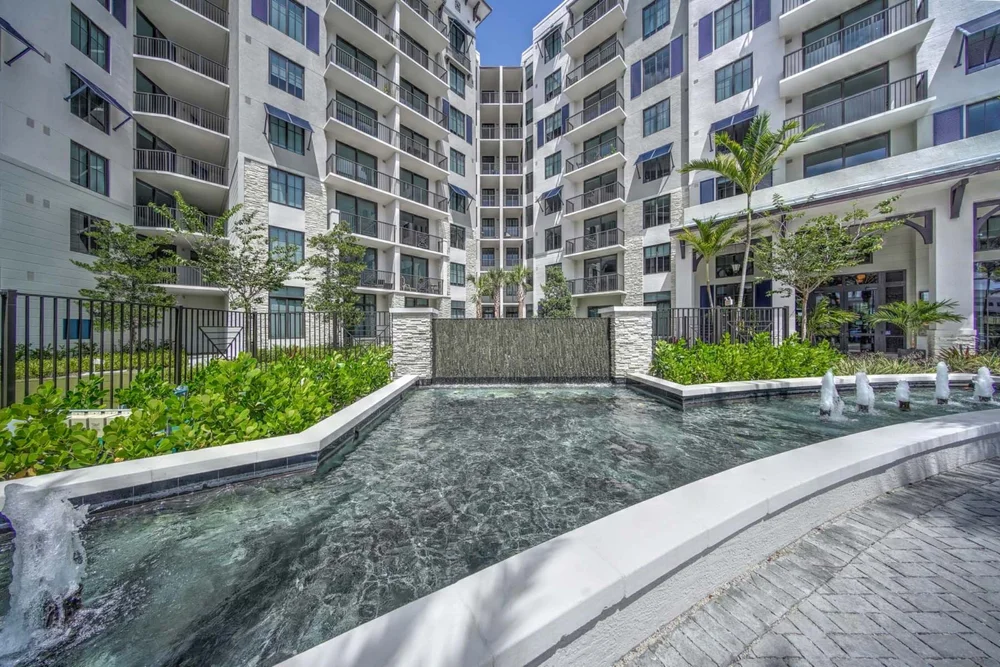 The Ellsworth | Apartment Complex | Bizi Arq