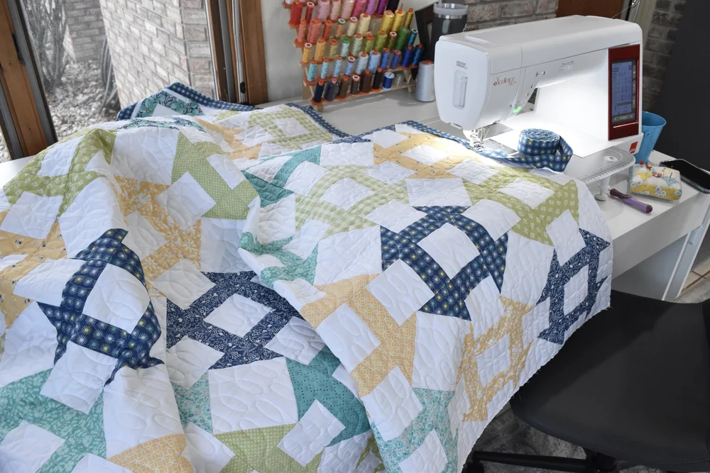 Fat Quarter Churn Dash {quilt tutorial} — Material Girl Quilts