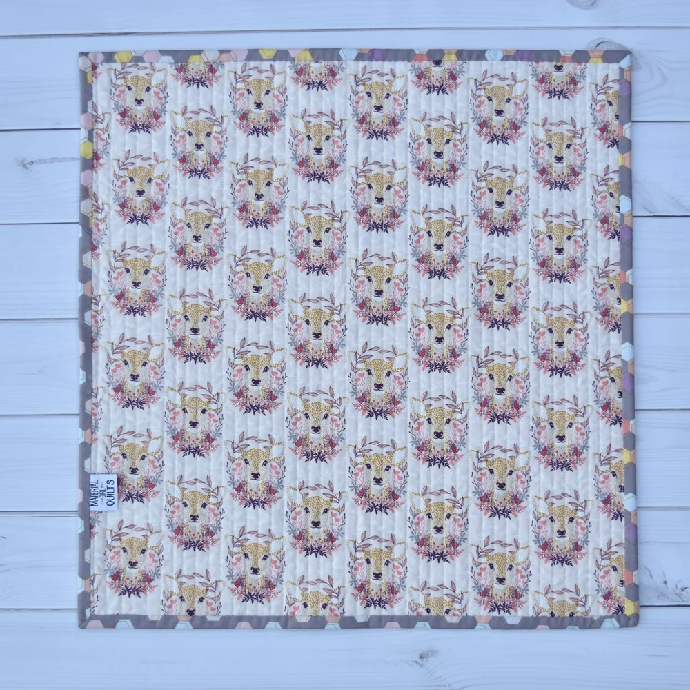 Maple Leaf Table Topper {a tutorial!} — Material Girl Quilts