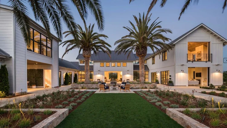 A Modern Napa Valley Farmhouse — Holder Parlette Architecture