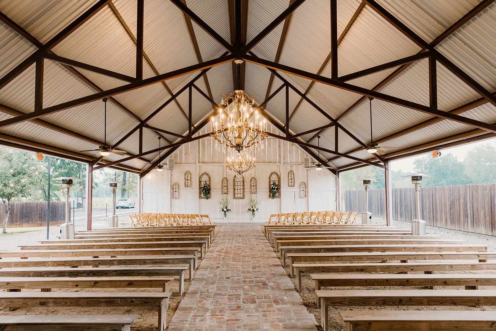 Old town spring wedding venue | Beachweddingtips.com