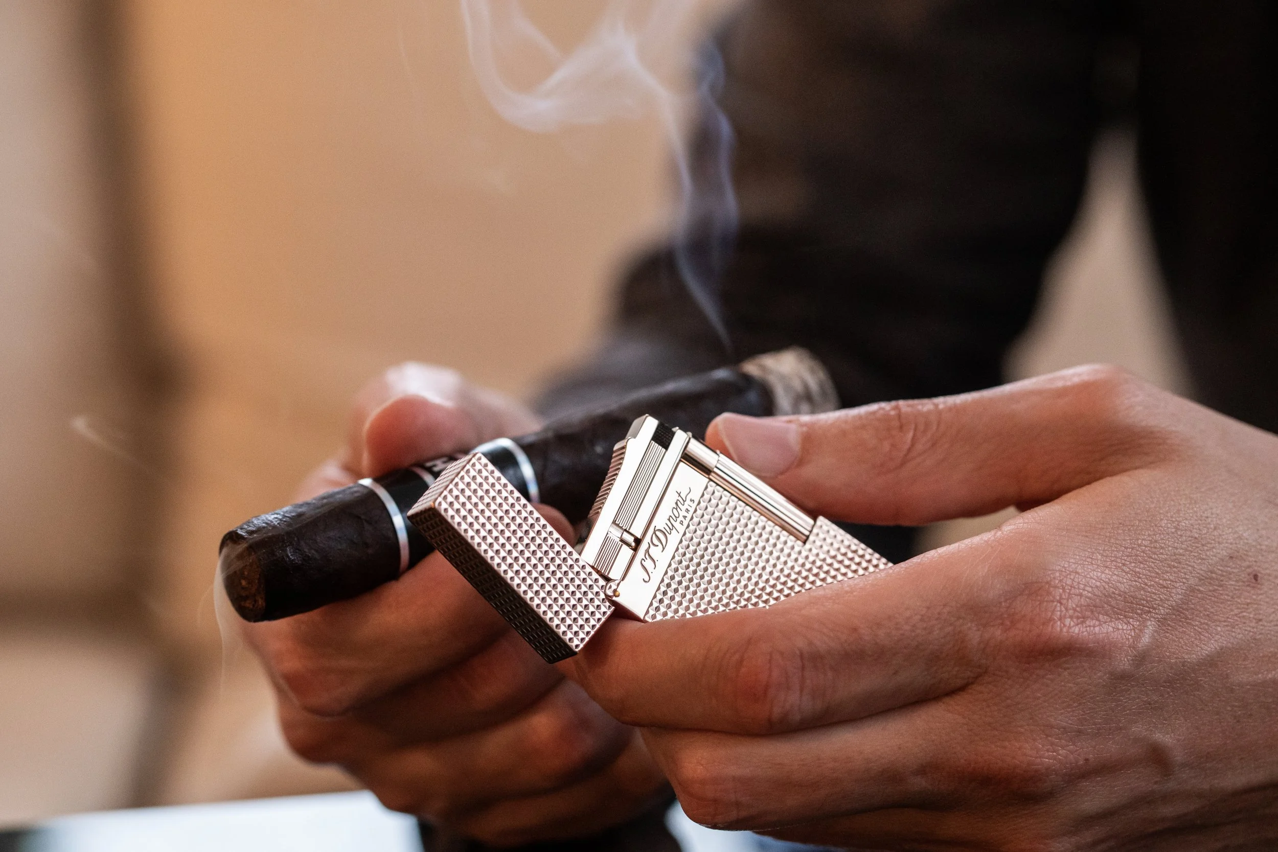 Elegant Lighters :: Selling & repairing high-end and vintage lighters ...