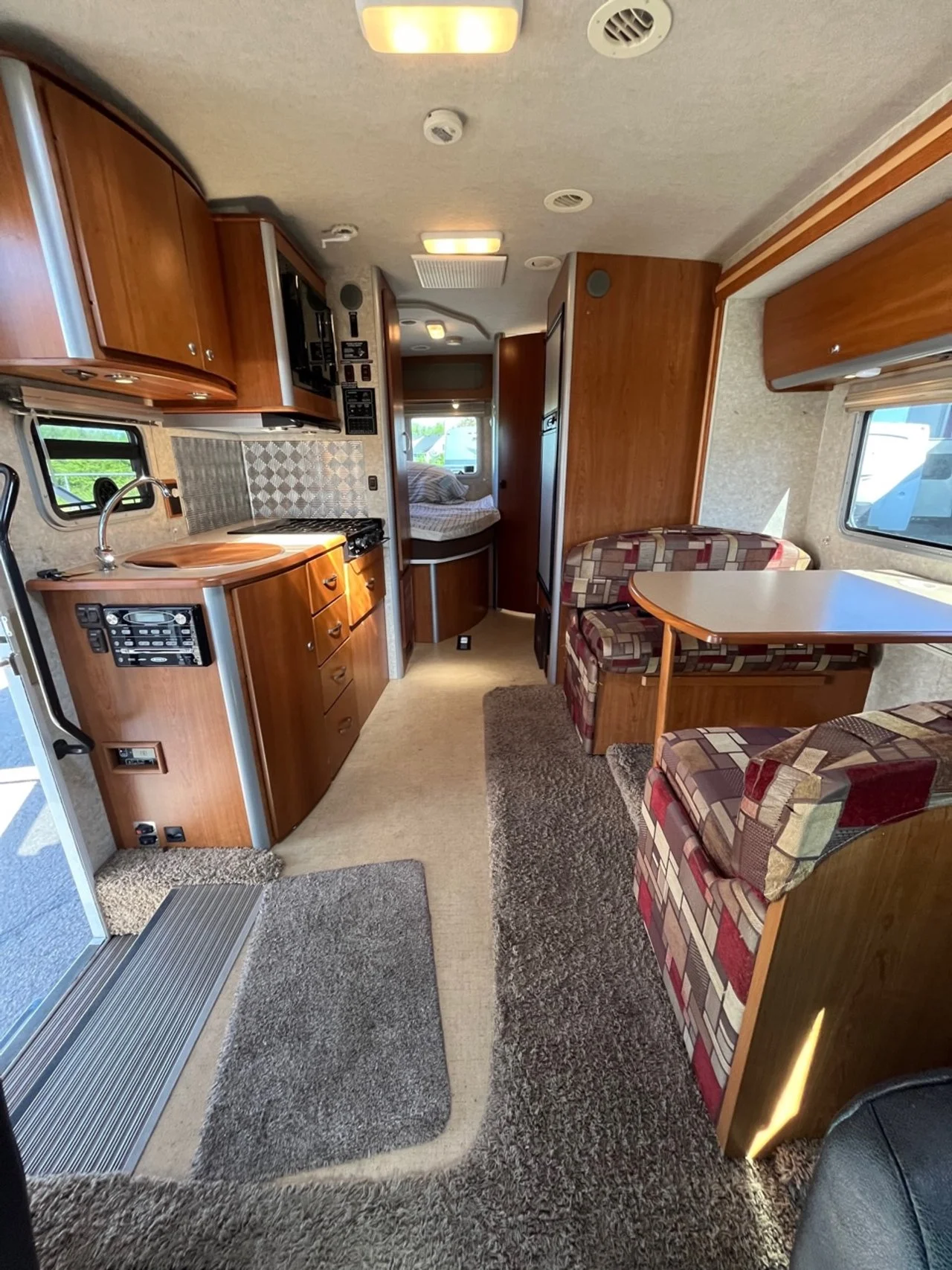 2008 Winnebago View 24J (Low Miles - Diesel) — Summit RV - Junction ...