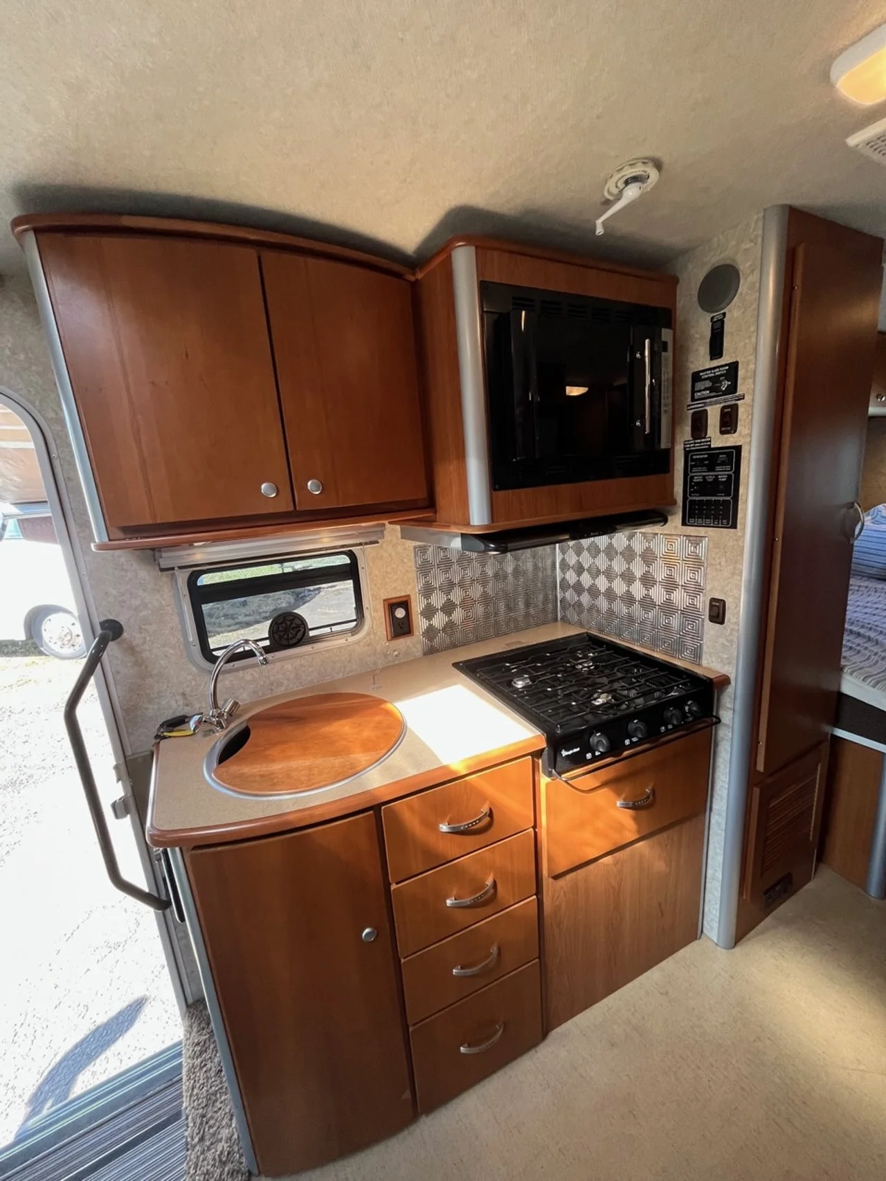 2008 Winnebago View 24J (Low Miles - Diesel) — Summit RV - Junction ...