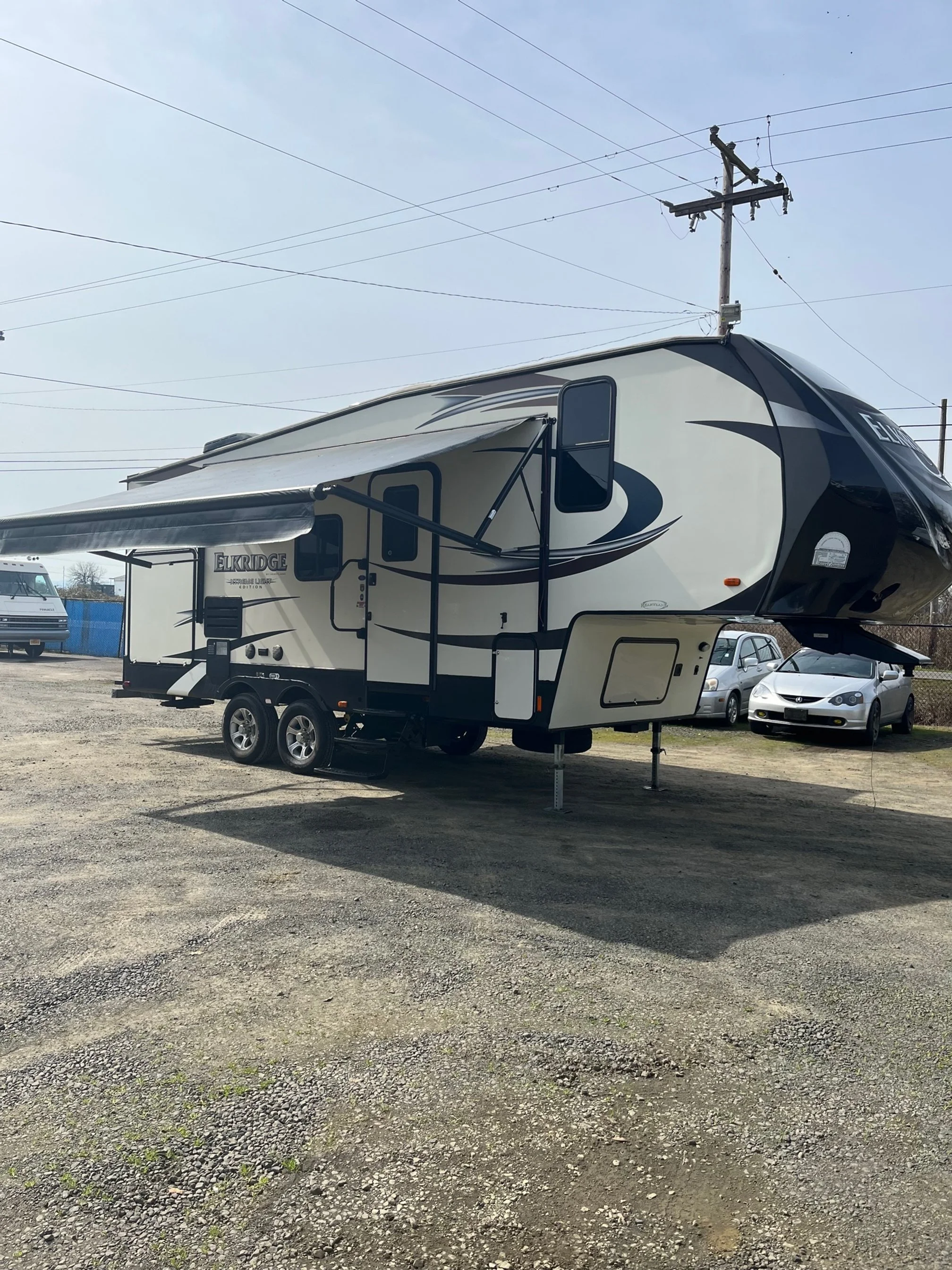 FIFTH WHEELS — Summit RV - Junction City, Oregon