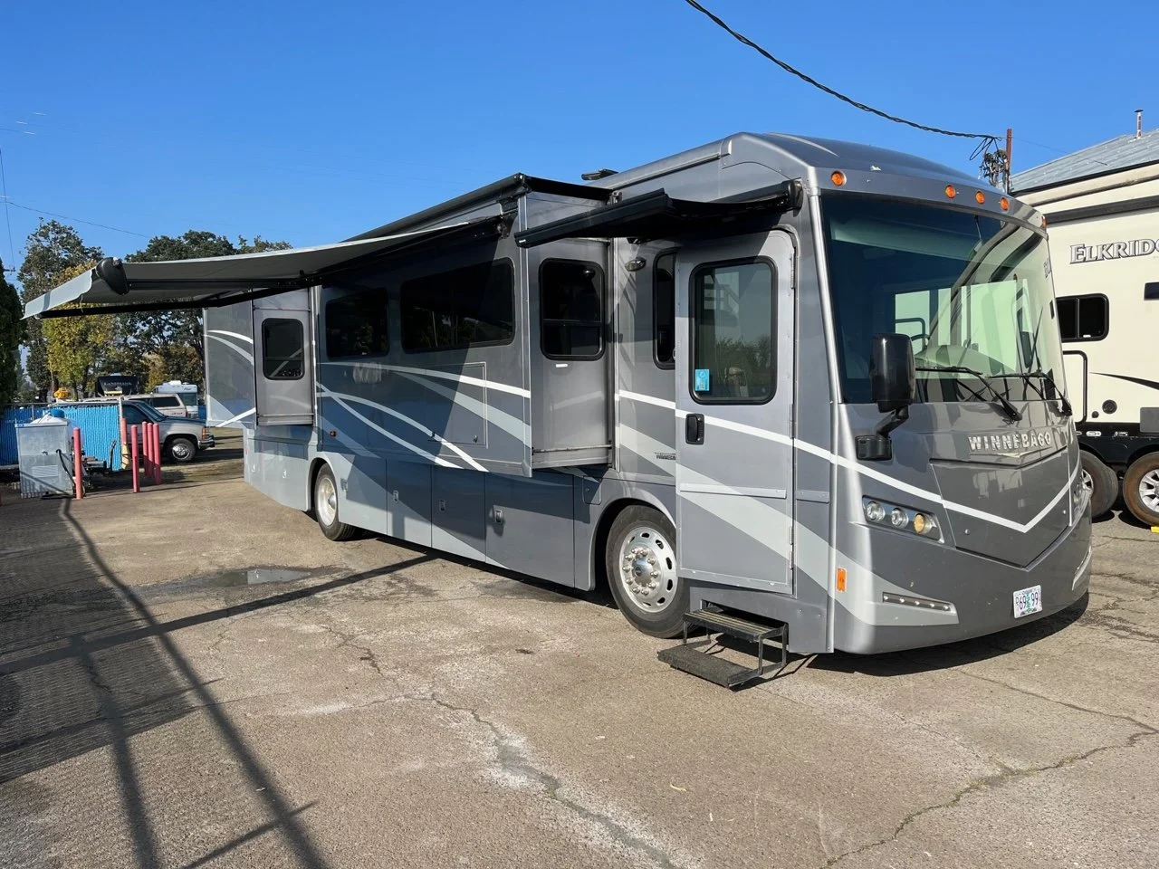 CLASS A MOTORHOMES — Summit RV - Junction City, Oregon