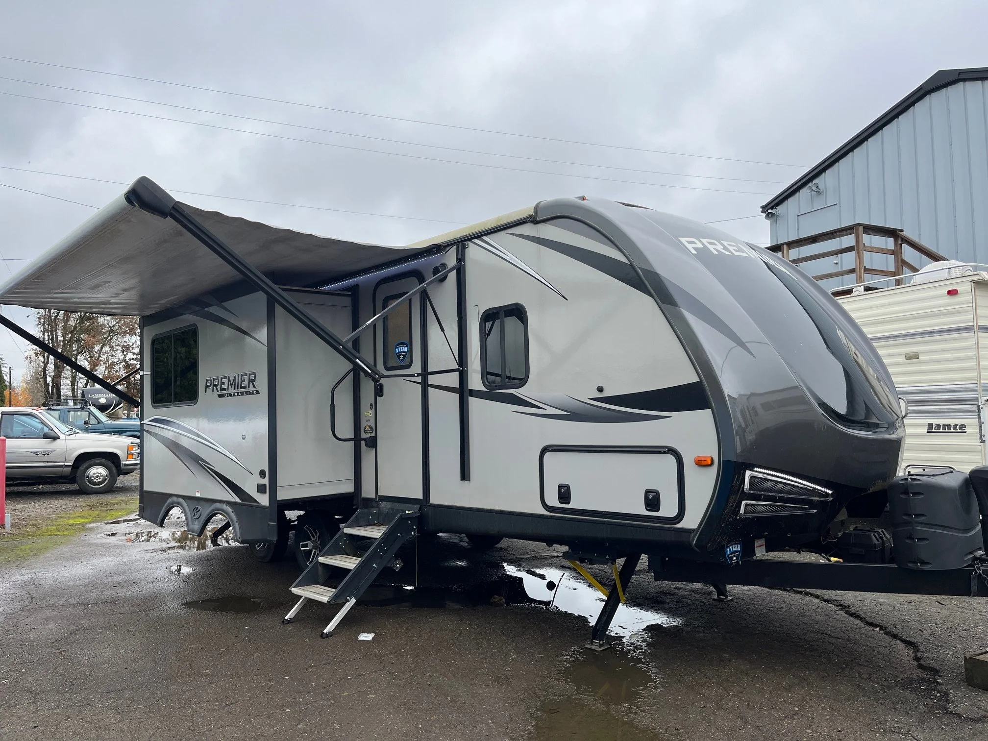 TRAVEL TRAILERS — Summit RV - Junction City, Oregon