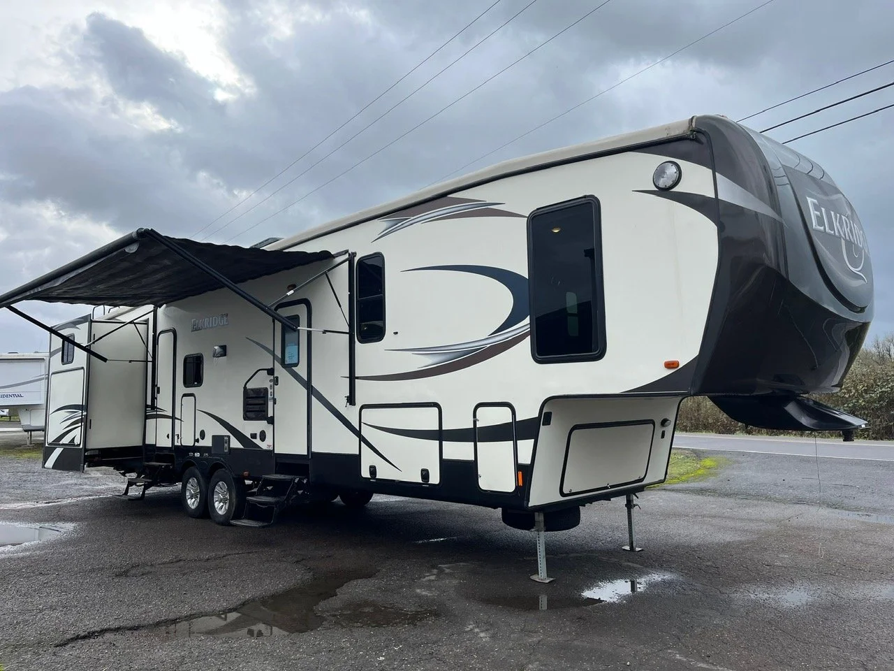 FIFTH WHEELS — Summit RV - Junction City, Oregon