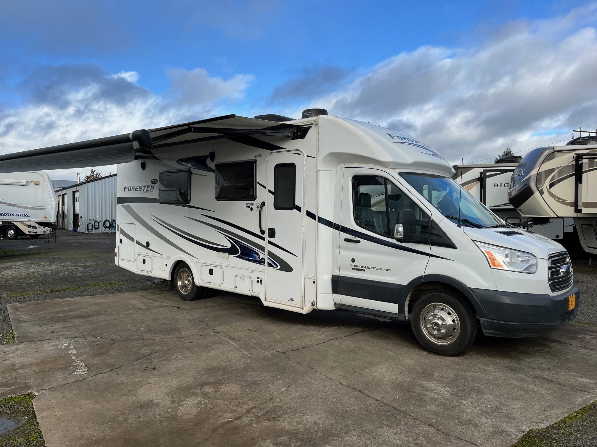 CLASS C MOTORHOMES — Summit RV - Junction City, Oregon