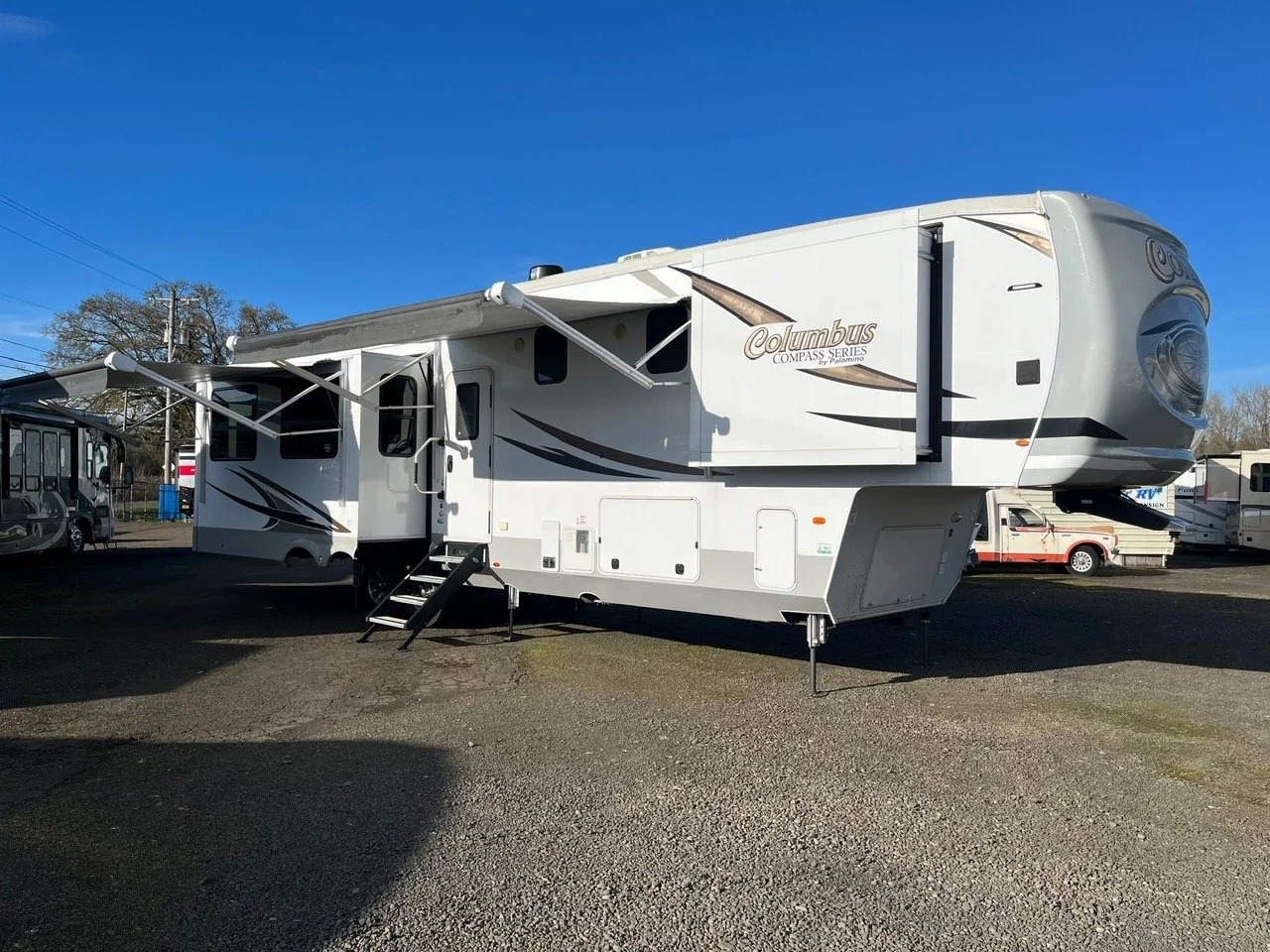 FIFTH WHEELS — Summit RV - Junction City, Oregon