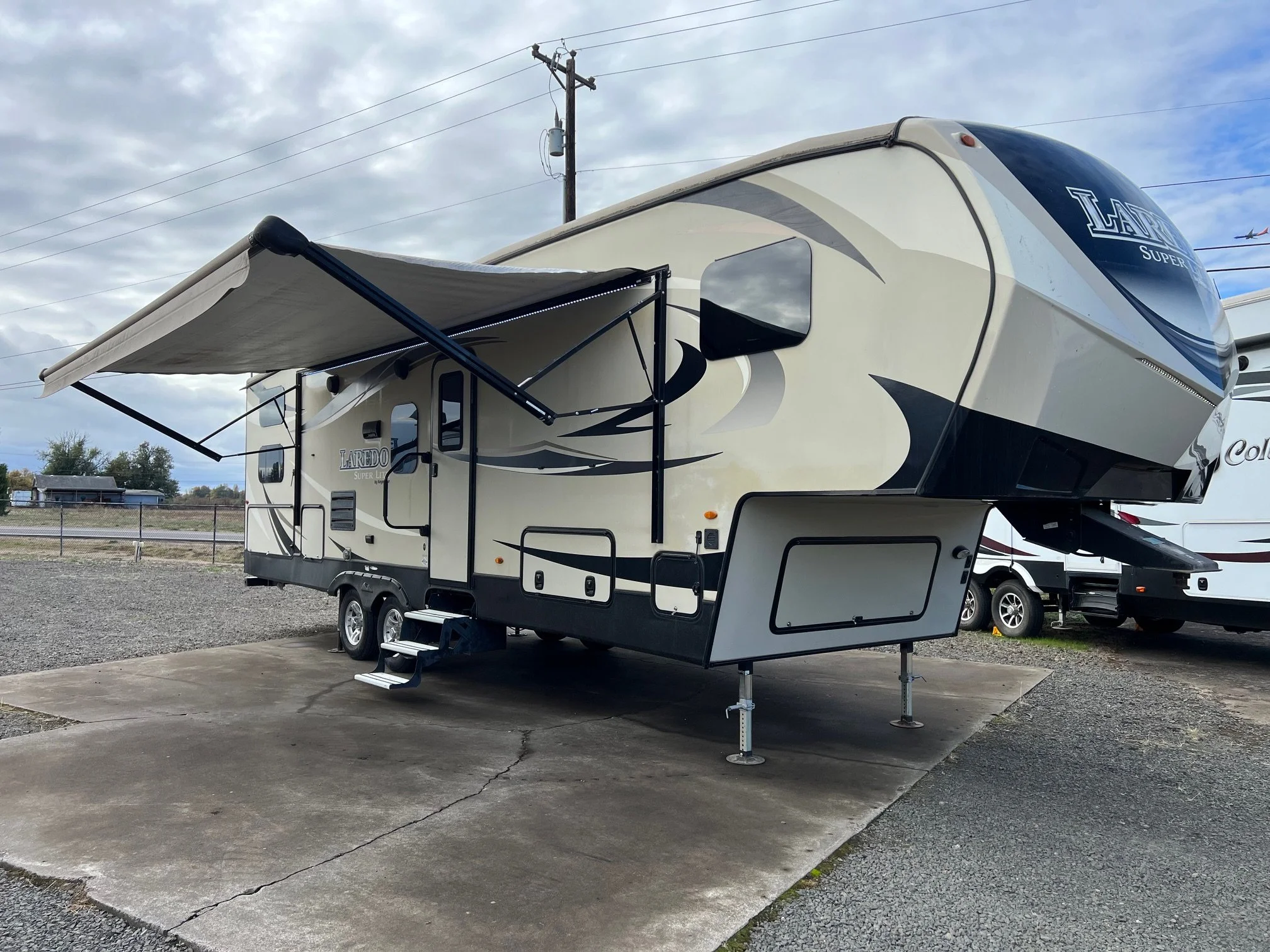 FIFTH WHEELS — Summit RV - Junction City, Oregon