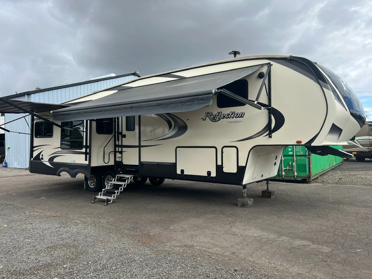 FIFTH WHEELS — Summit RV - Junction City, Oregon