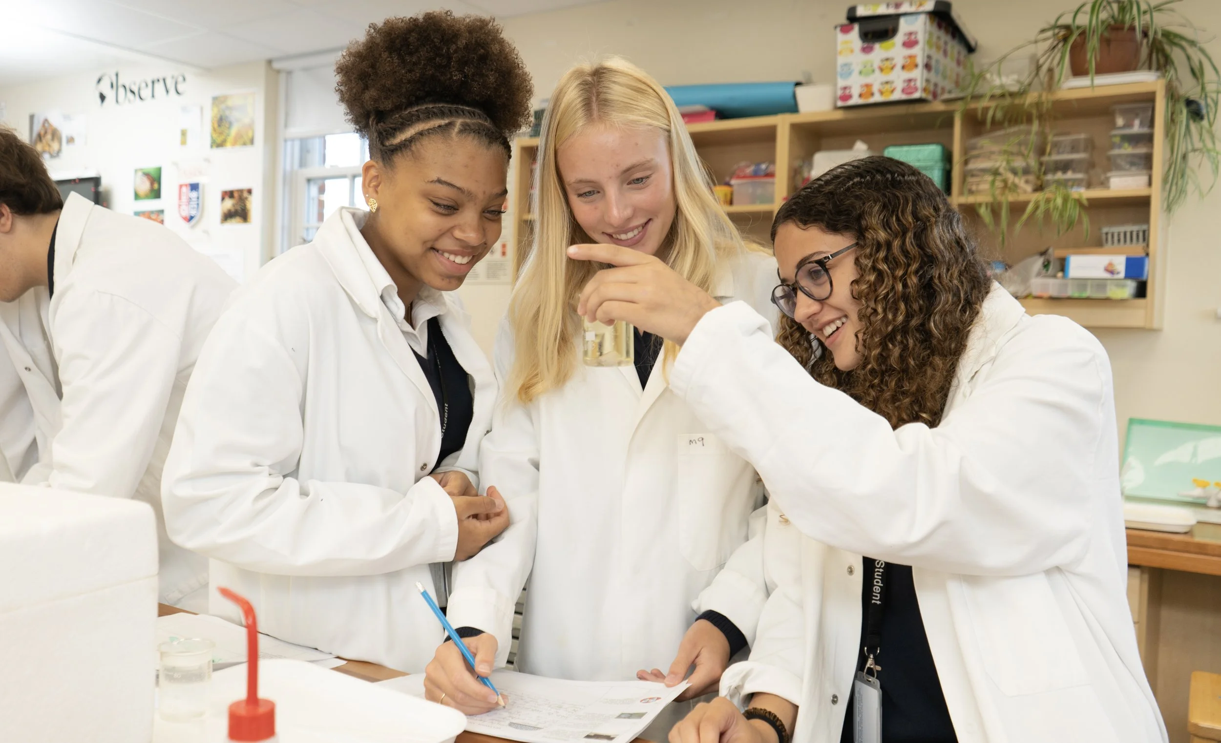 Tasis England — EDUCATUS