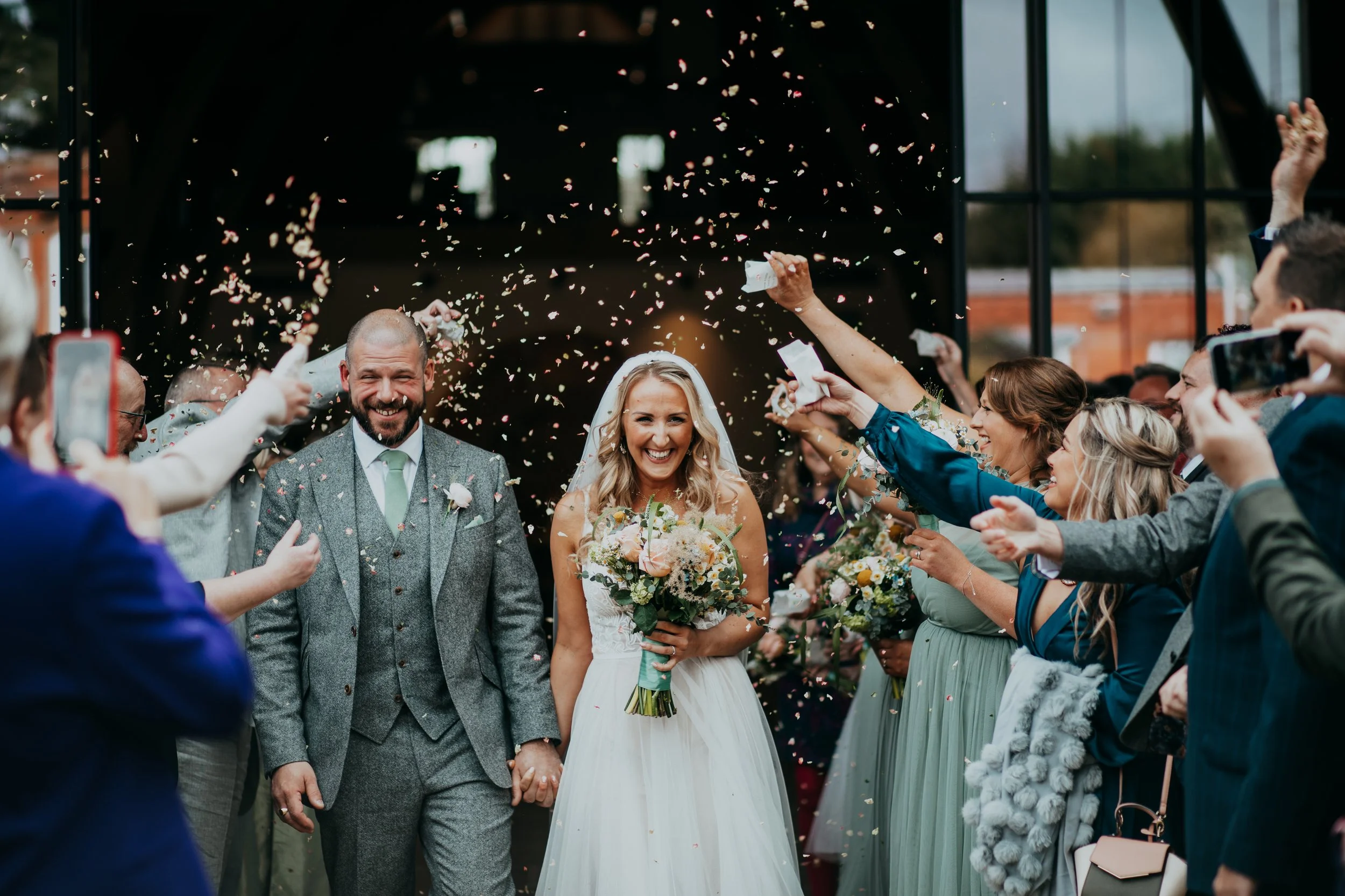 Avalon Photography | Contact | Wedding and Family Photography