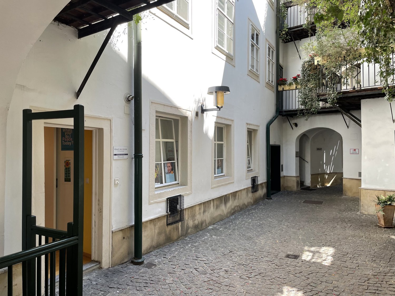 PEACE MUSEUMS
