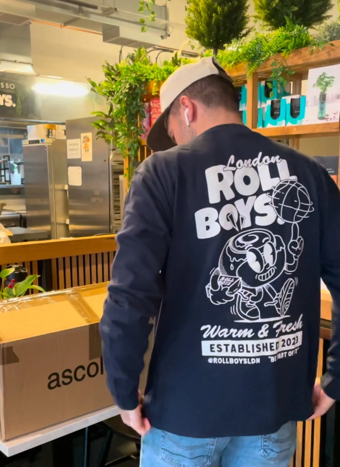 Store 2 — ROLL BOYS.