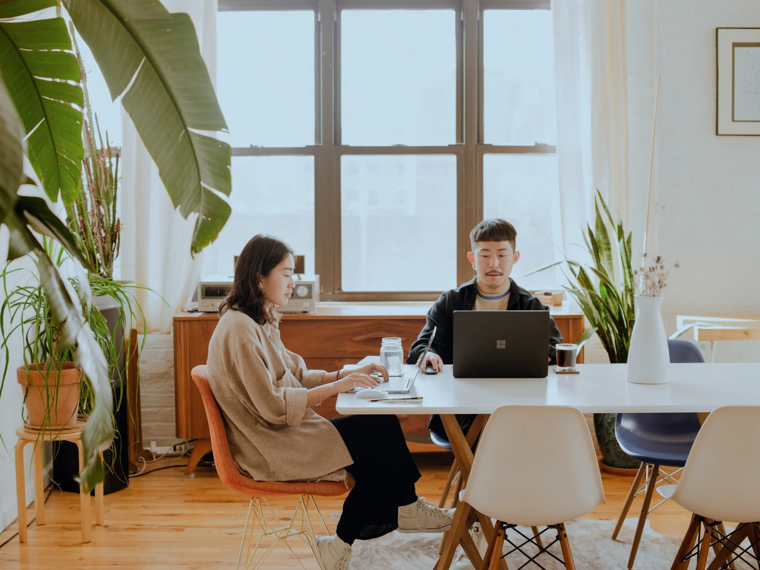 The Comprehensive Guide to Hot Desking: Everything You Need to Know (or Didn’t Already) | Star ...