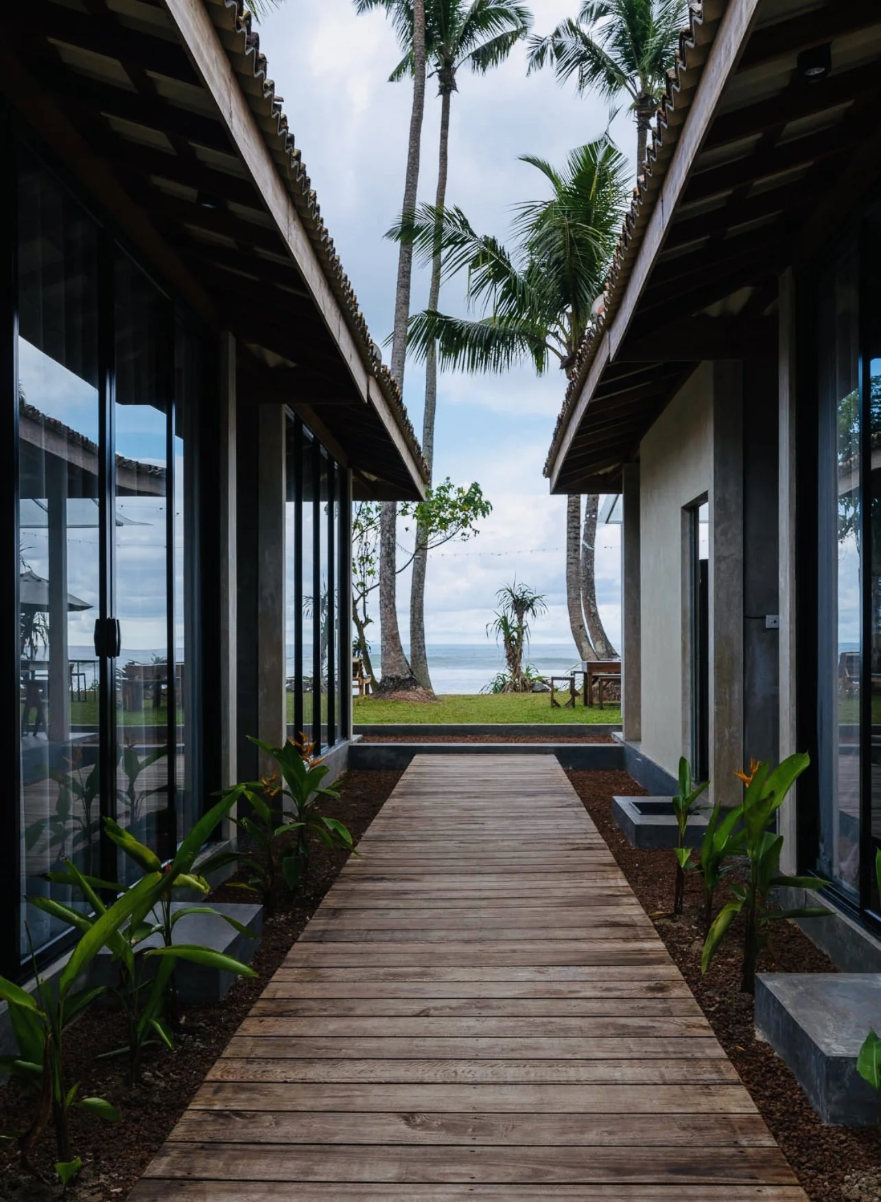 Swell Shacks - Beachfront Rentals - Madiha, Sri Lanka