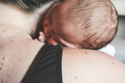 How to Support a Friend After She’s Had a Baby: 3 Postpartum Ideas That ...