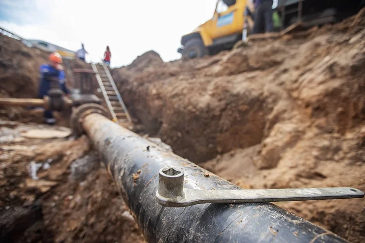 Pigging Municipal Water Mains | APS — American Pipeline Solutions