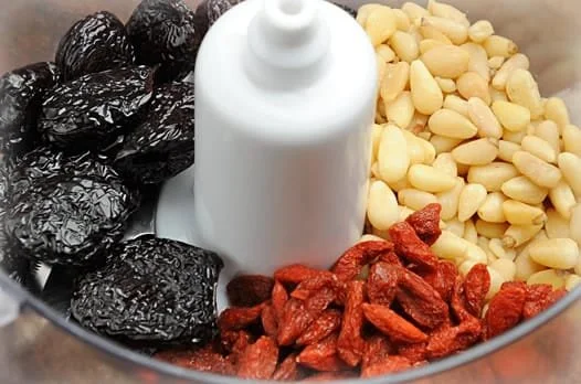 Raw Lasagna with Bay Laurel Olive Oil and Red Wine “Syraw” Marinara ...