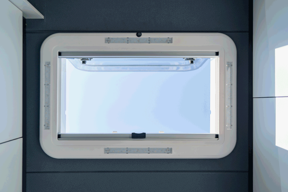 End Vanlife Frustrations: Roof Skylight with Bug-Free Ventilation ...
