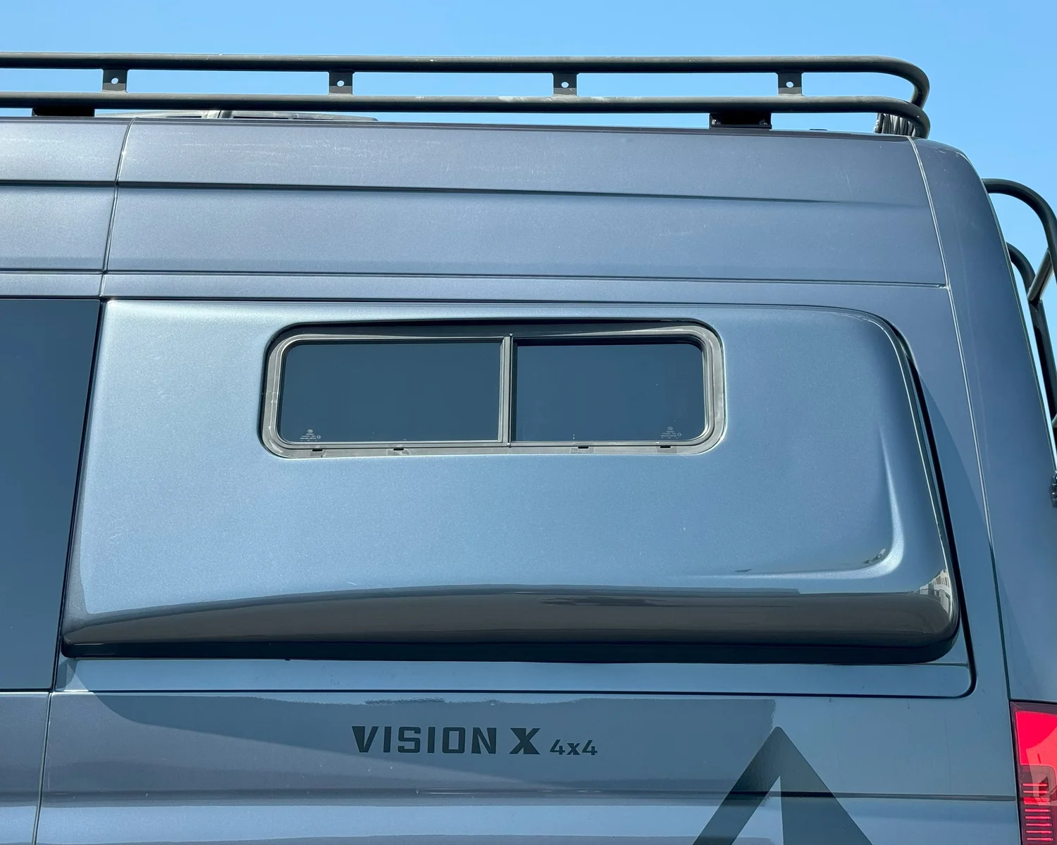 End Vanlife Frustrations: Roof Skylight with Bug-Free Ventilation ...