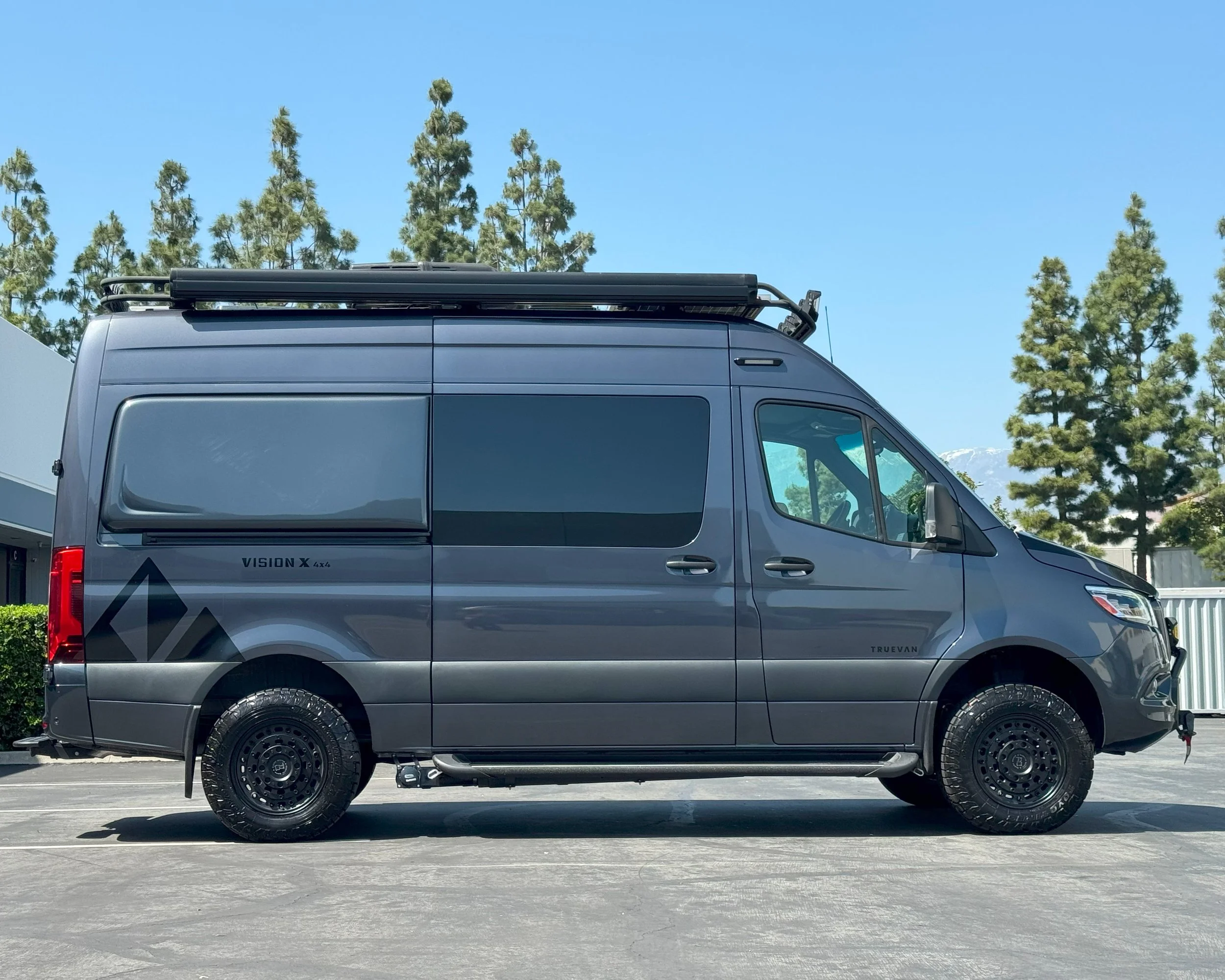 End Vanlife Frustrations: Roof Skylight with Bug-Free Ventilation ...
