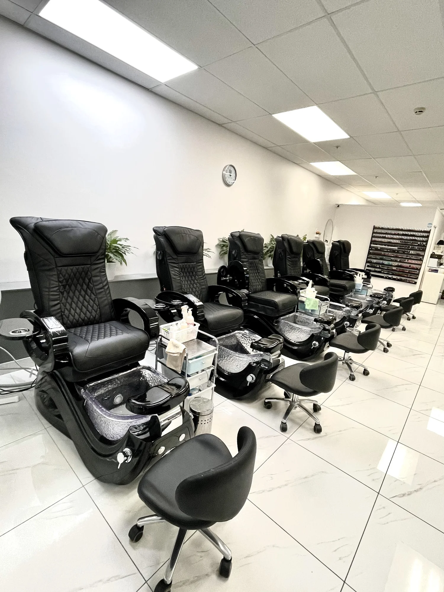 West Auckland's Premier Nail and Lash Salon - Royal Nail Spa