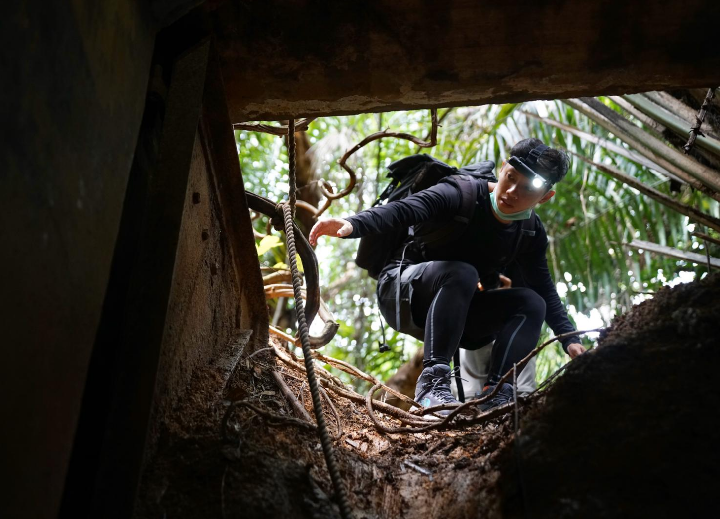 Exploring Singapore's Wild Side: Abandoned WWII Marsiling Bunkers ...