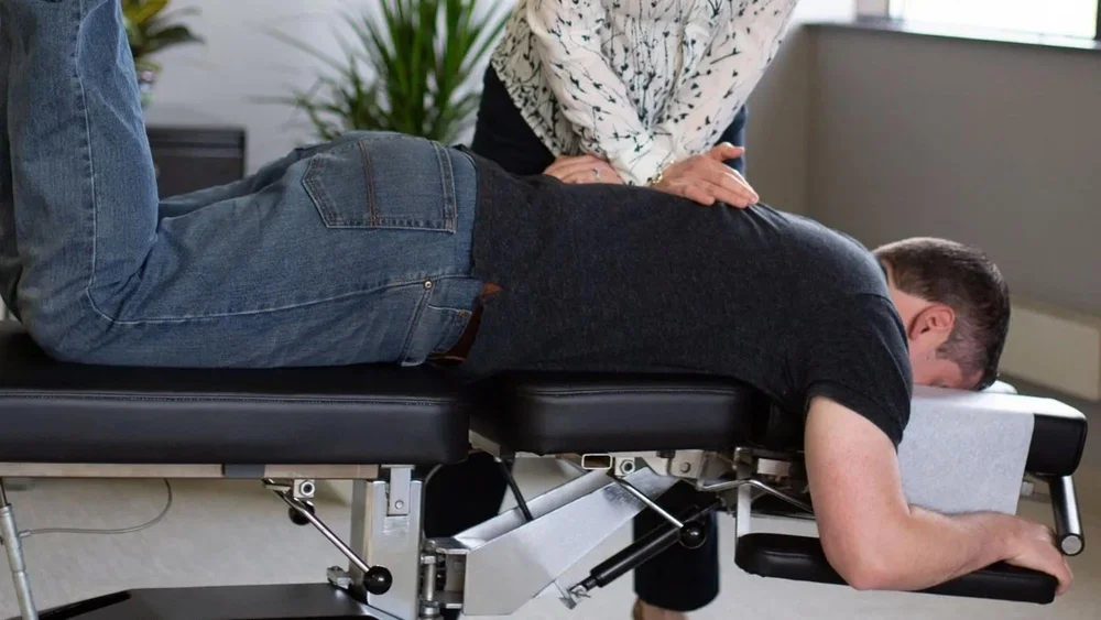 Why It Feels Amazing When a Chiropractor Cracks Your Back — Garden ...