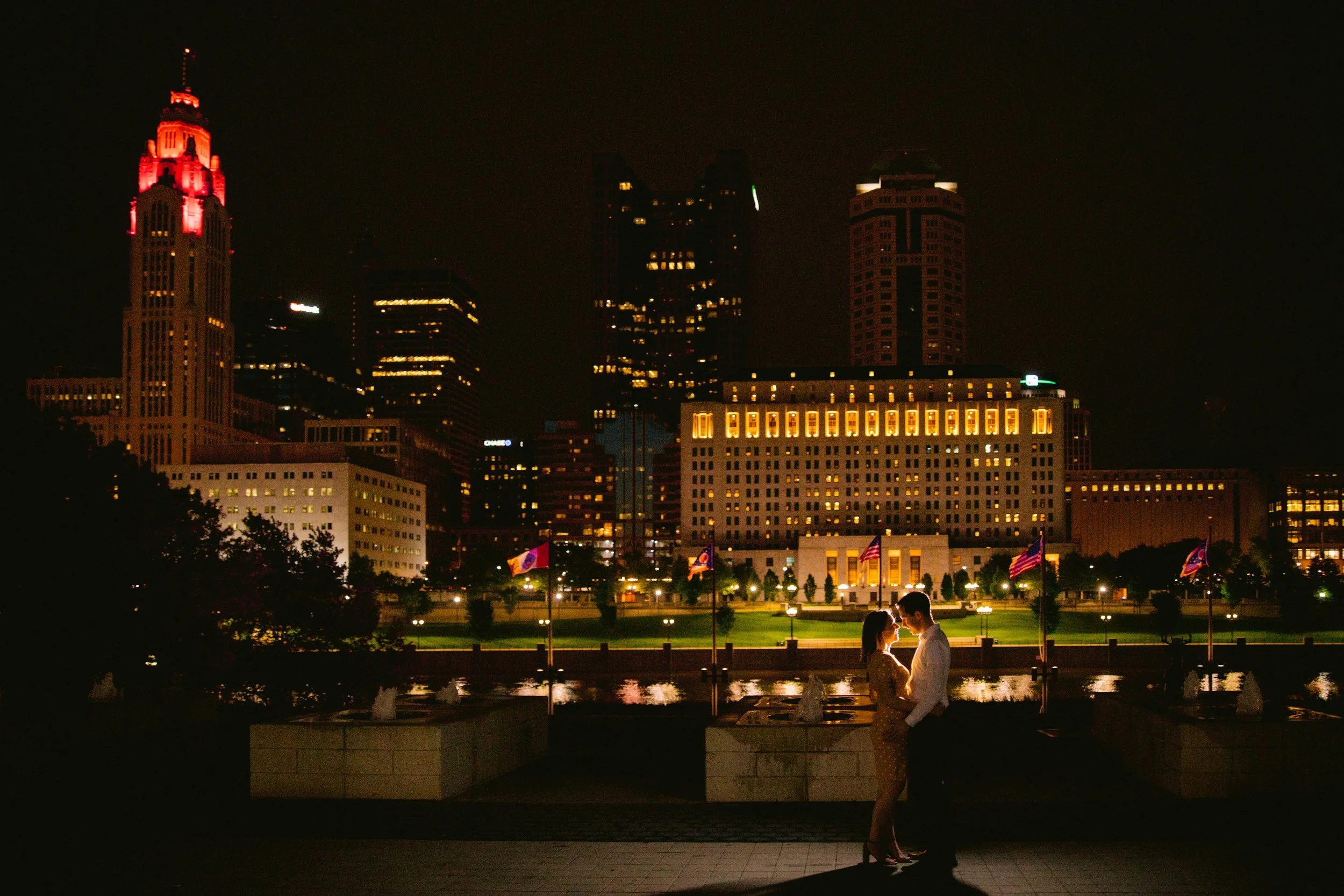 Scioto Mile Engagement Session - Columbus Wedding Photographers ...