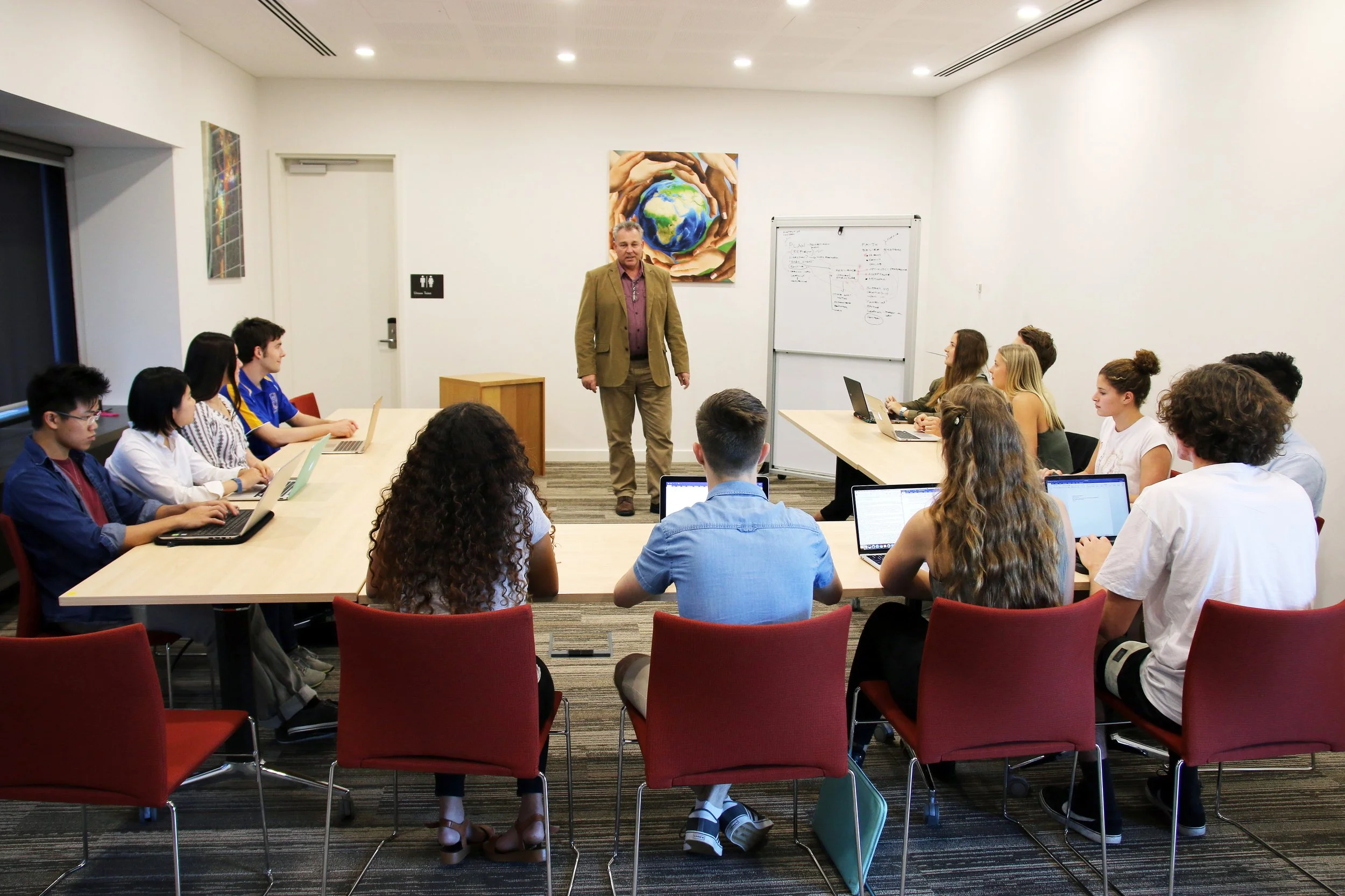 Virtual Tour of College — St Thomas More College