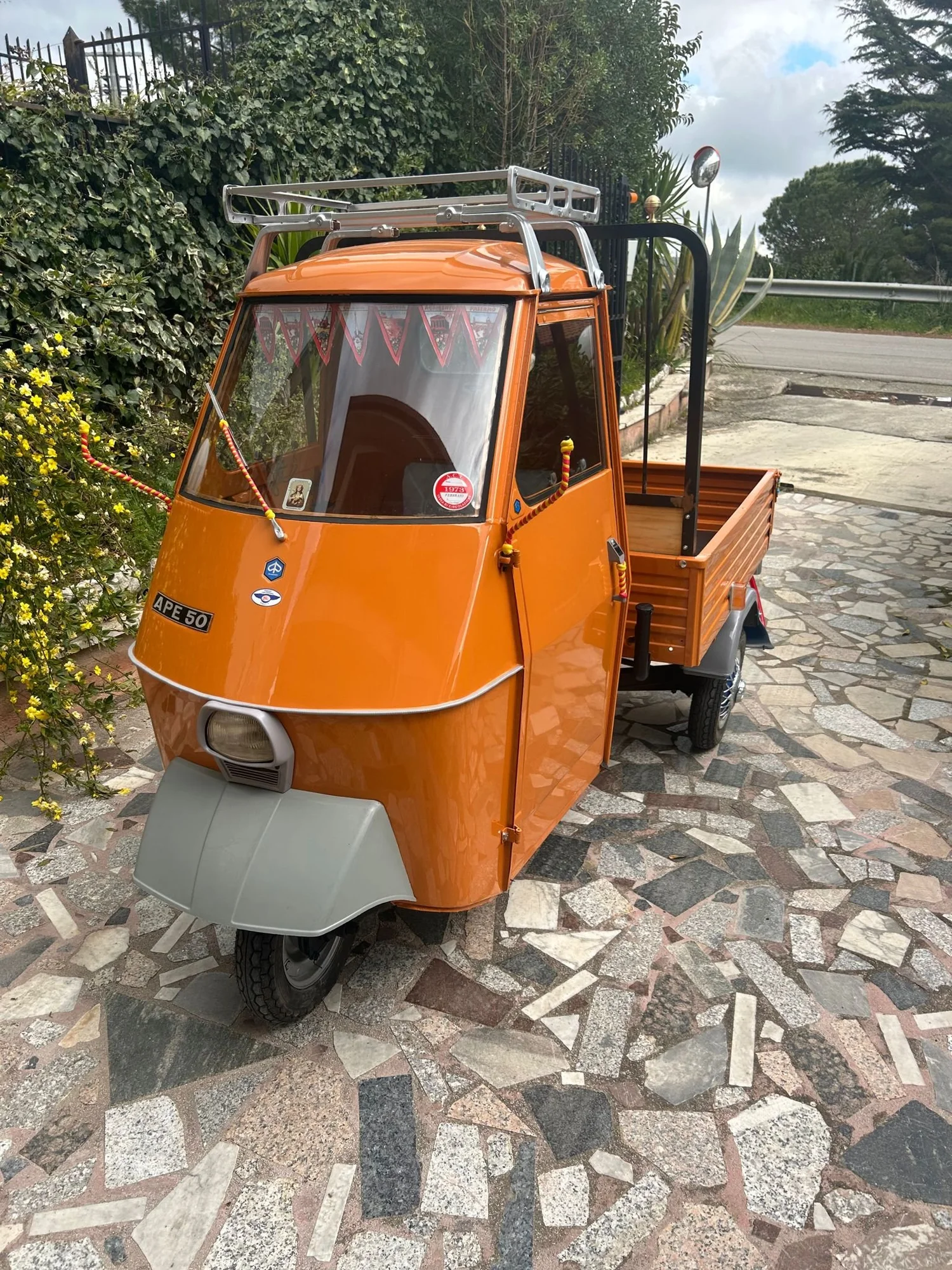 Vintage Piaggio Apes — Di Bella Fiats