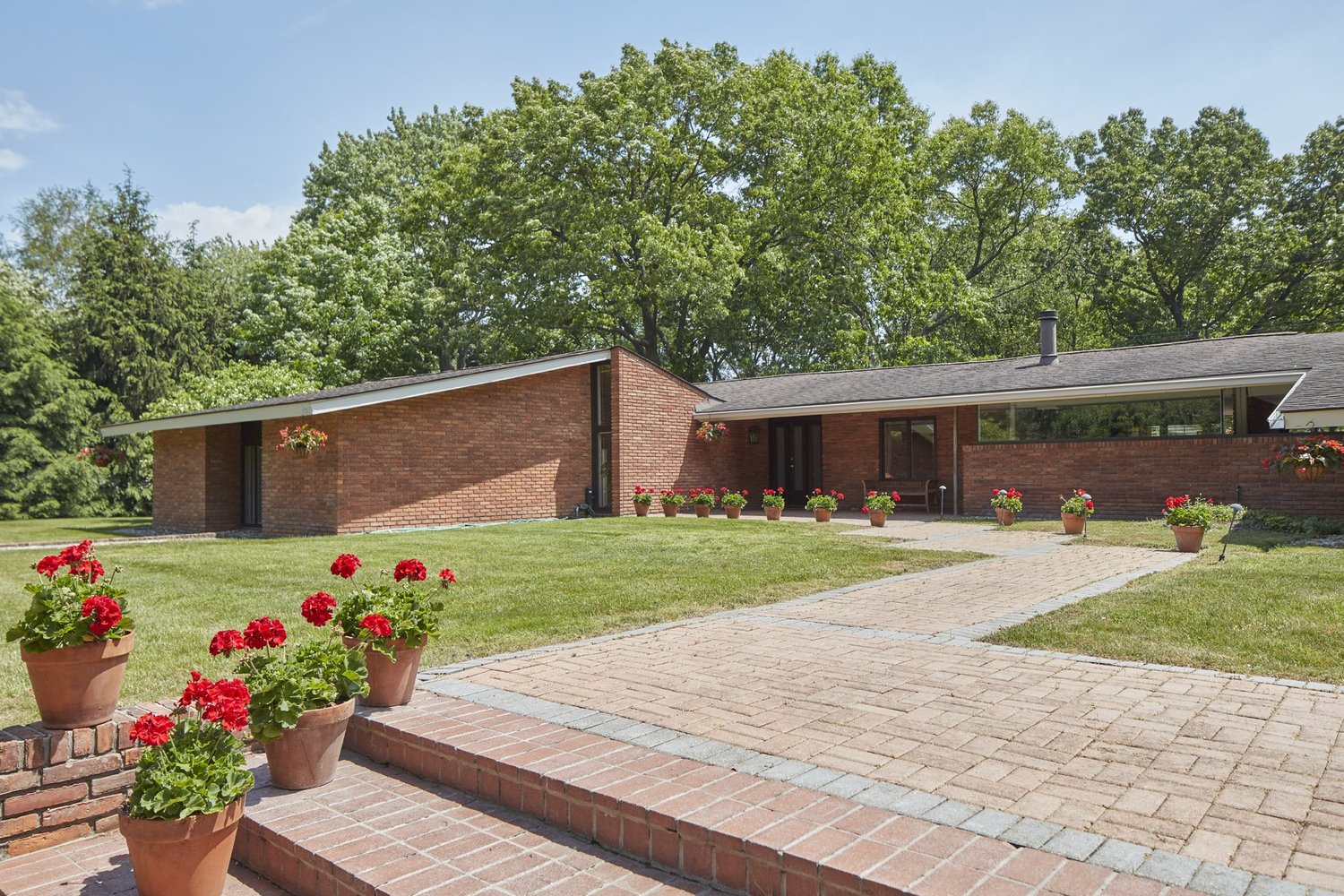 THE JUNE & DON YOUNG RESIDENCE — YOUNG & YOUNG ARCHITECTS