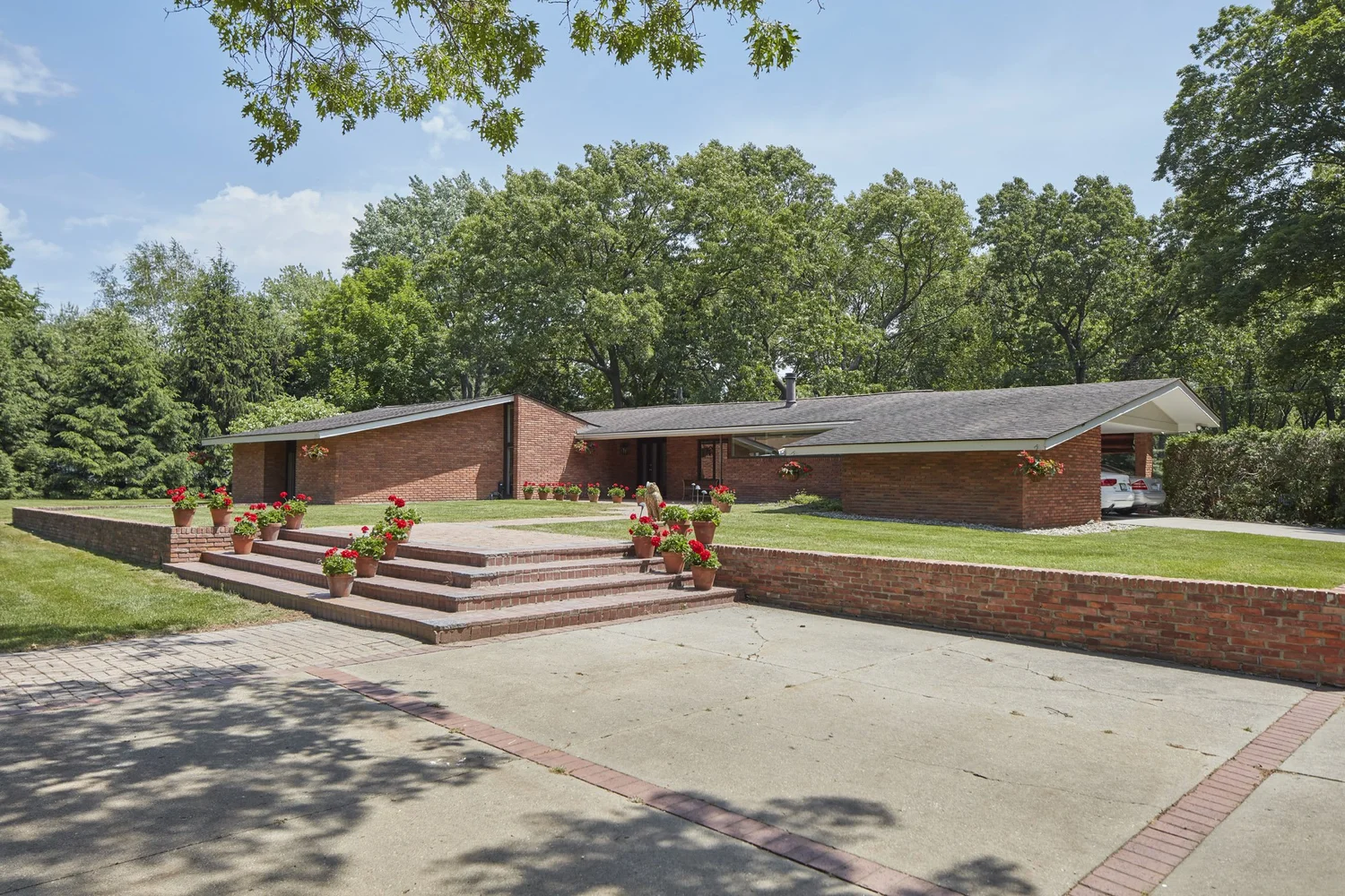 THE JUNE & DON YOUNG RESIDENCE — YOUNG & YOUNG ARCHITECTS