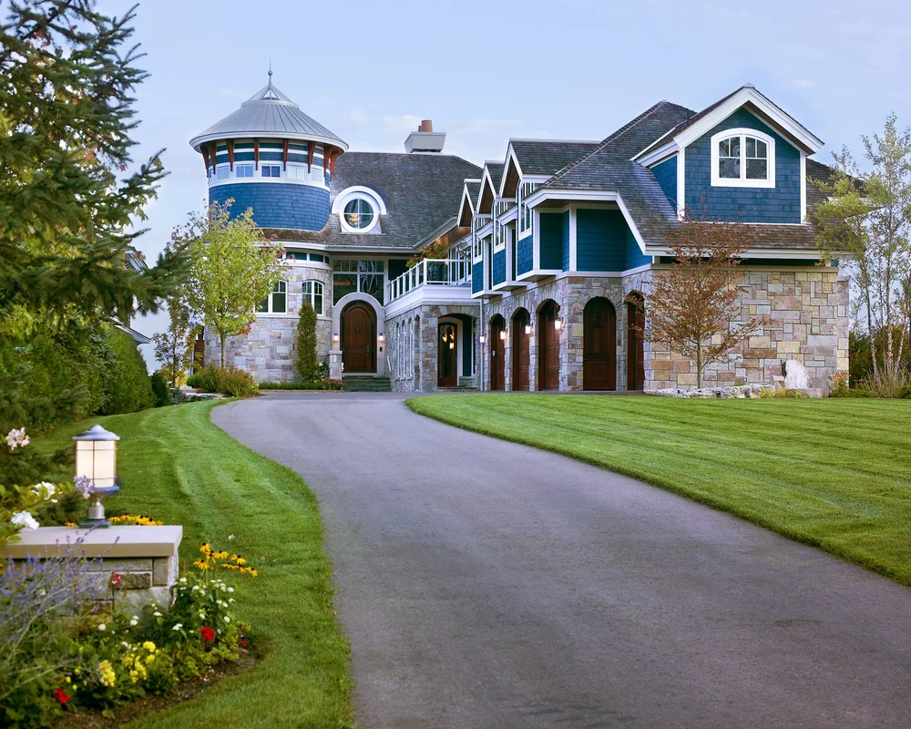 VISTA RESIDENCE — YOUNG & YOUNG ARCHITECTS