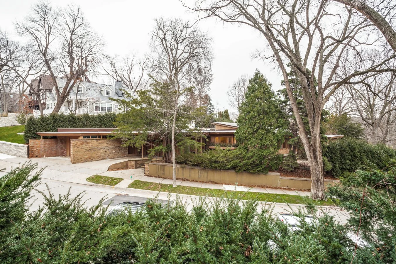 Architectural, design-led, modern real estate specialist. Mid-century ...