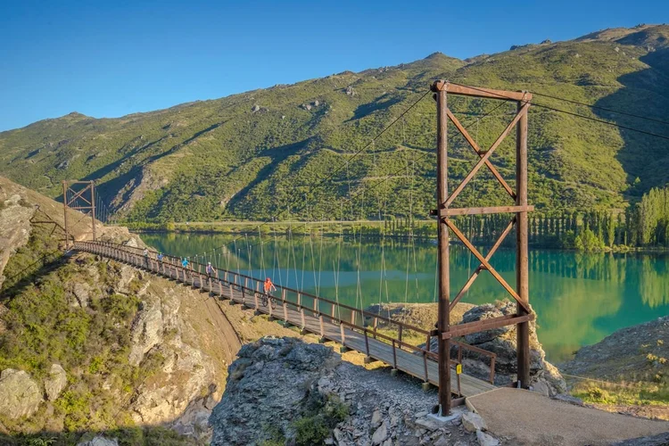 Lake Dunstan Trail — Kiwi Journeys