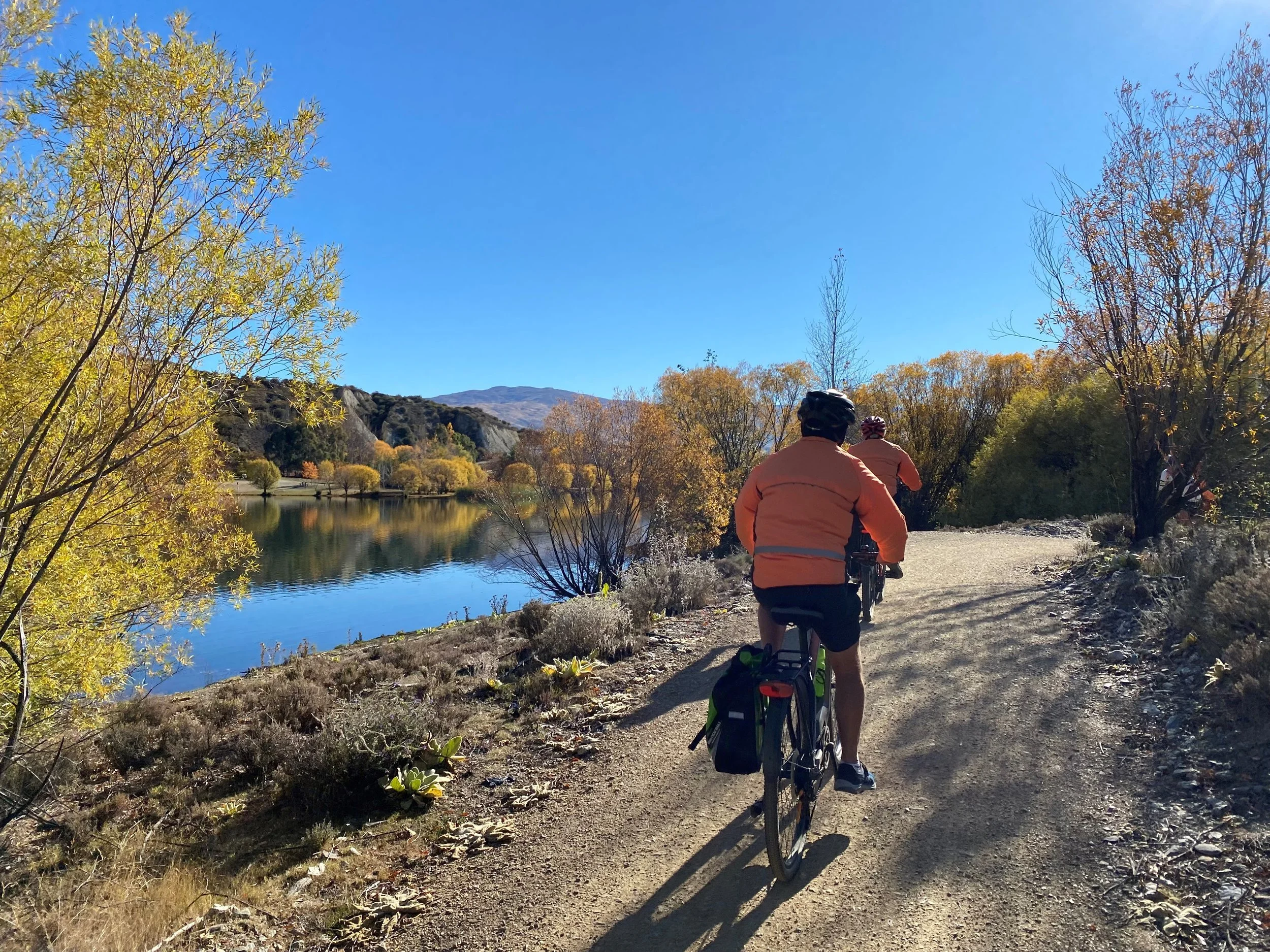 Best One-Day Self-Guided Cycling Tour on the Lake Dunstan Trail from ...