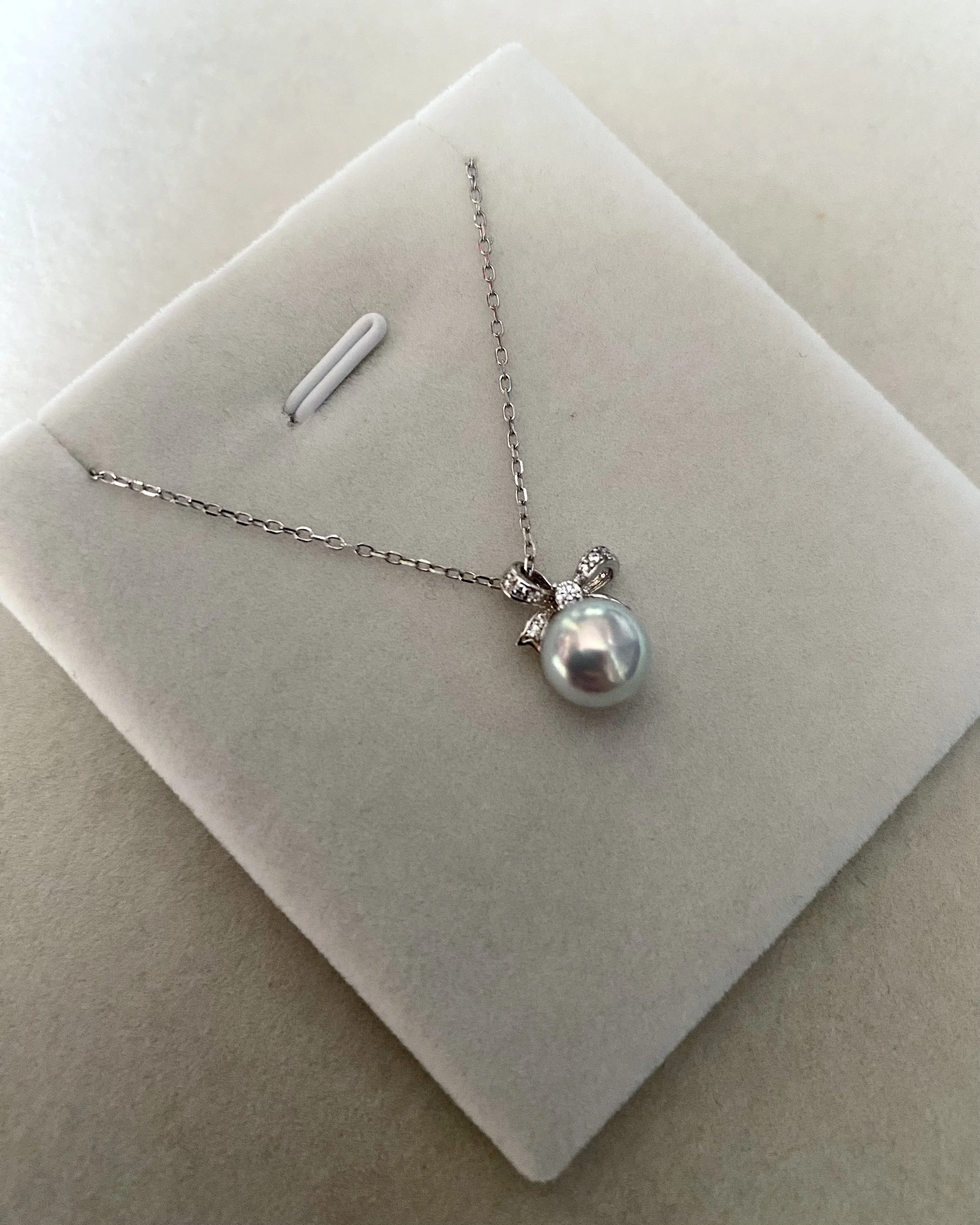 Exquisite 8mm Japanese White Akoya Pearl Earrings, Pearls from Renowned ...