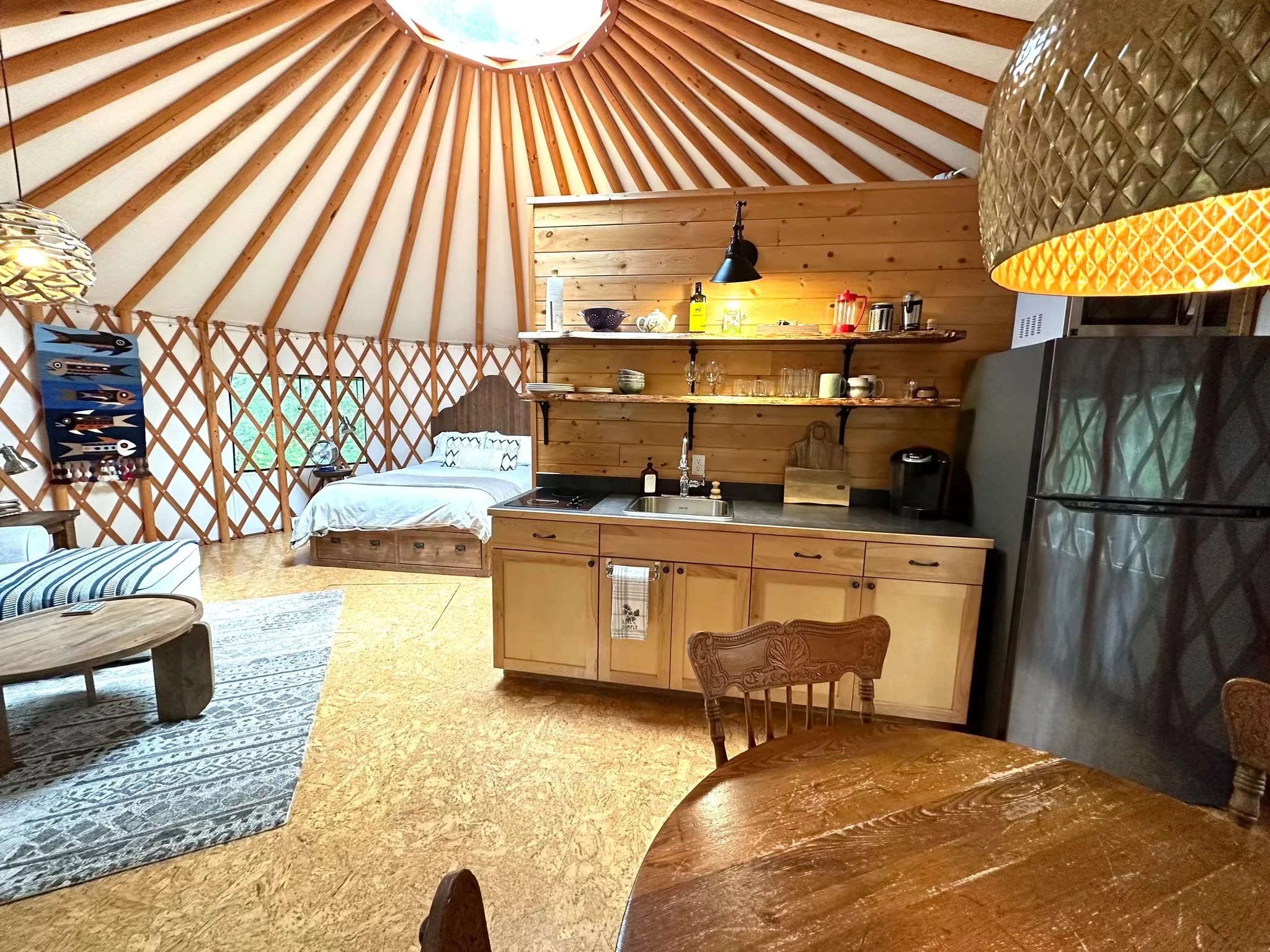 Amenities — Flora Bora