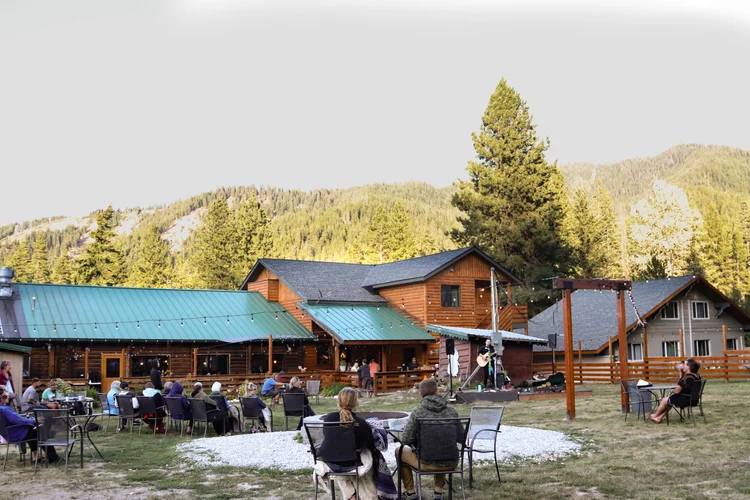 Squirrel Tree Restaurant & Bar — The Squirrel Tree