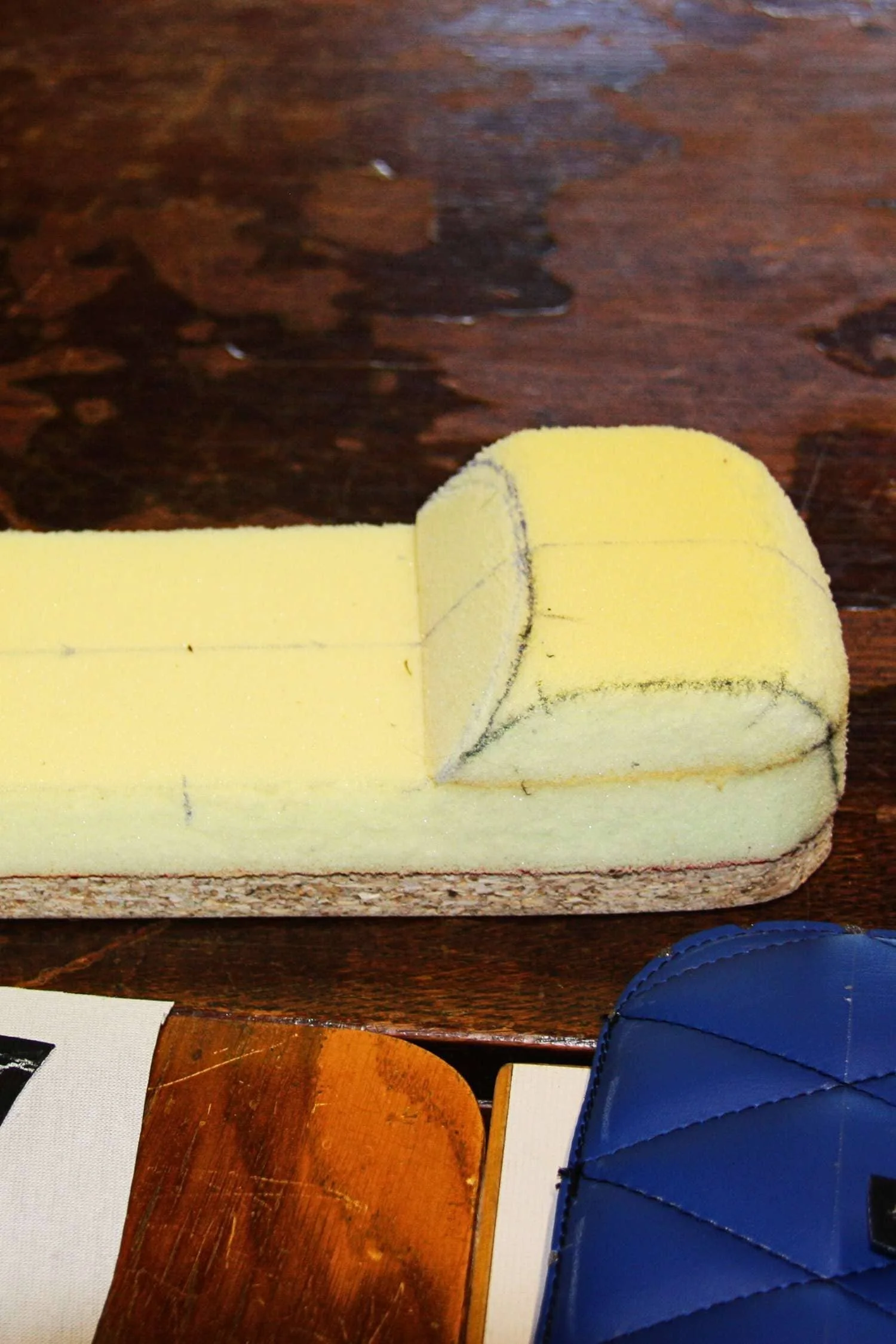 Entrez dans les coulisses de la sellerie sur Alberville — La Sellerie ...