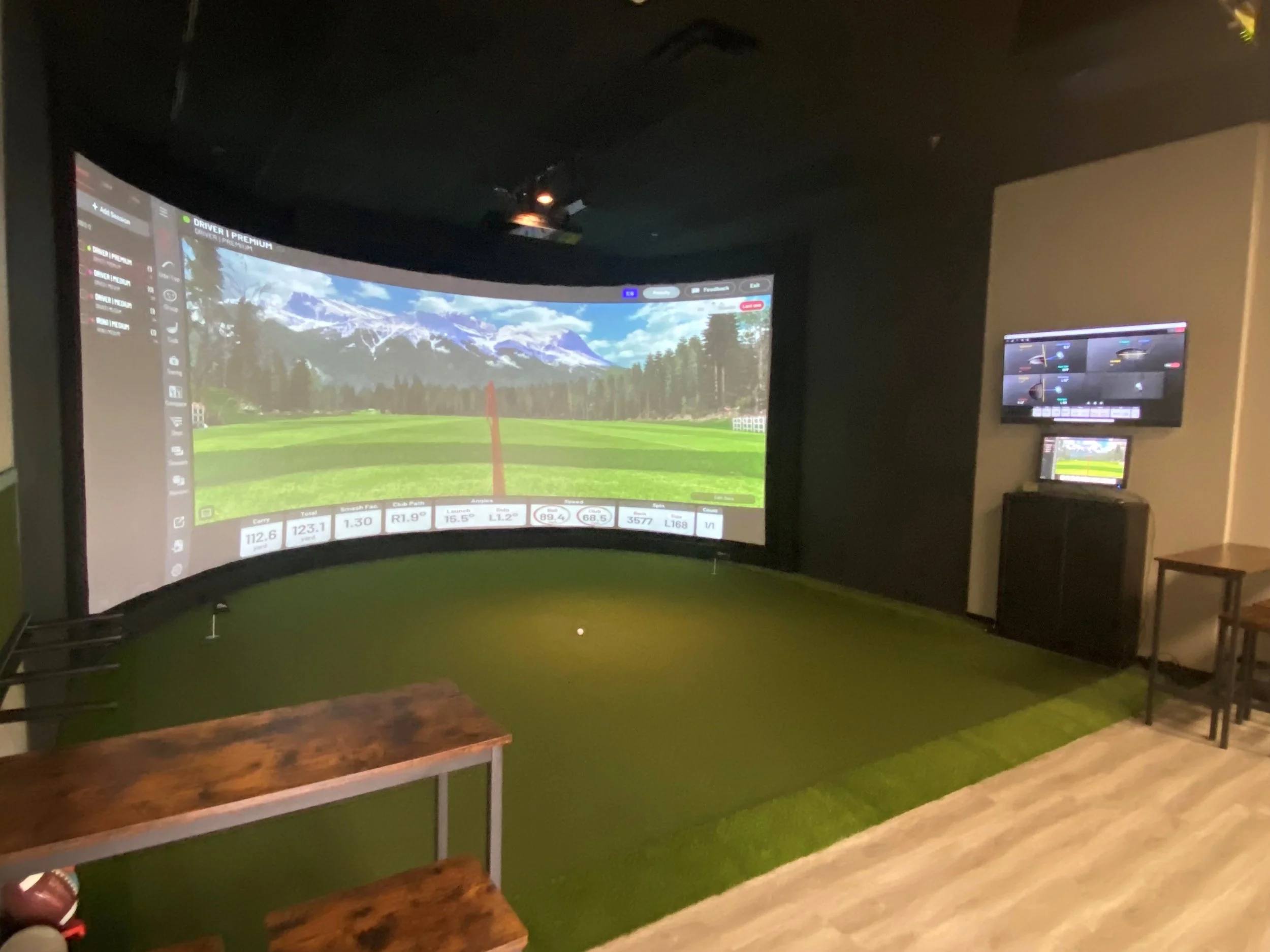 Book Golf — iSwing Indoor Golf