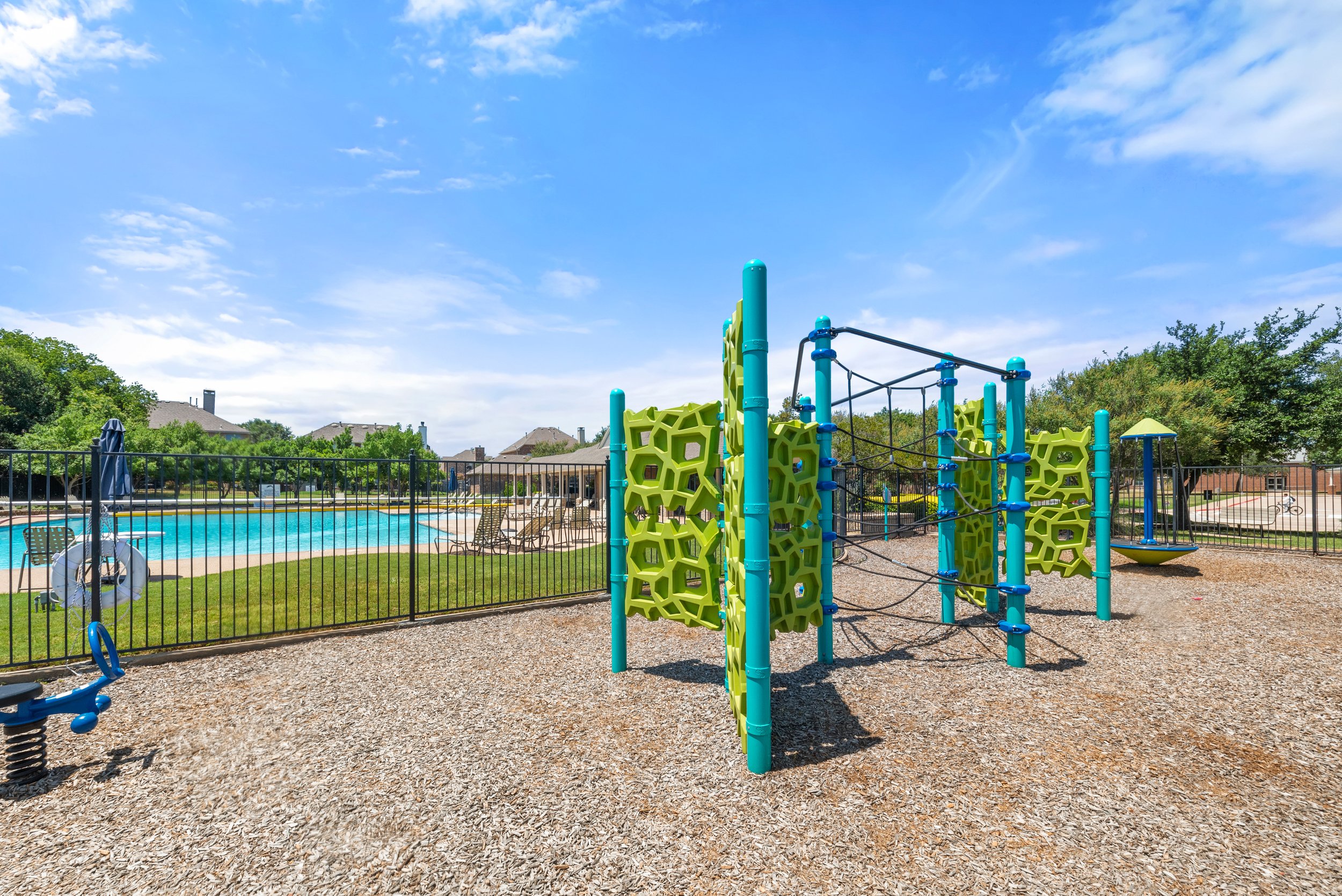 Amenities — Hidden Lakes HOA